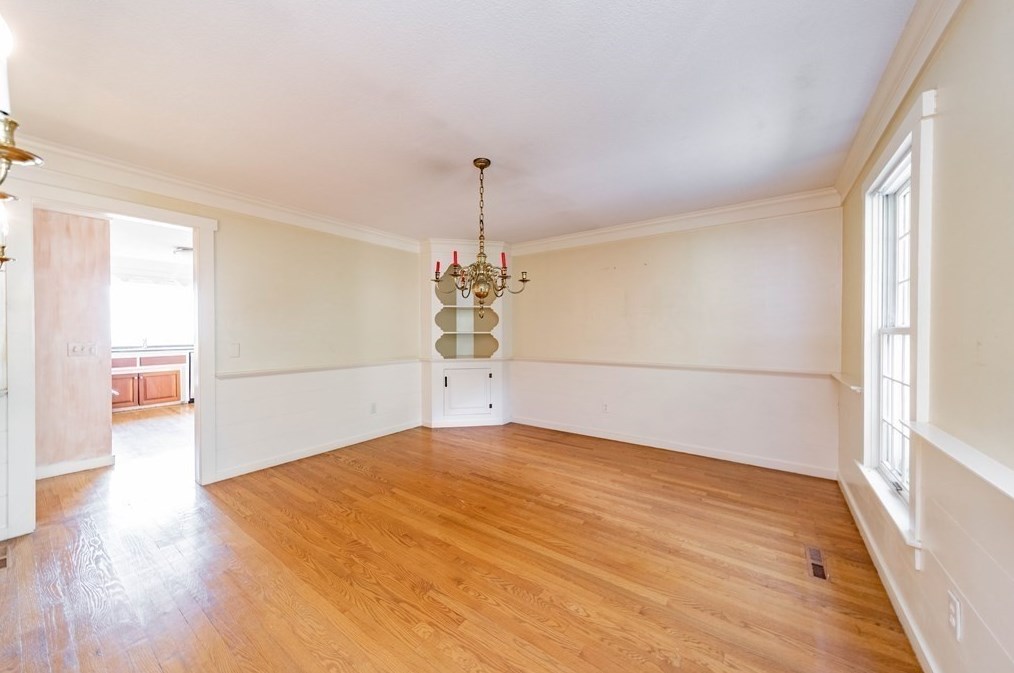 House of the Week: Wilbraham Mountain home offers sweeping views of ...