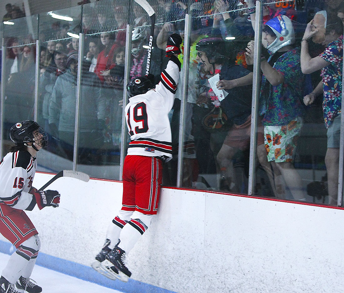 Waltham vs Pope Francis Hockey 3/3/22 - masslive.com