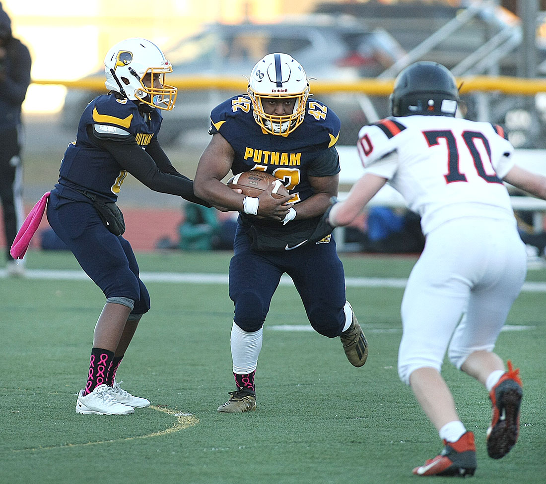 South Hadley vs Putnam Football 10/21/22 - masslive.com