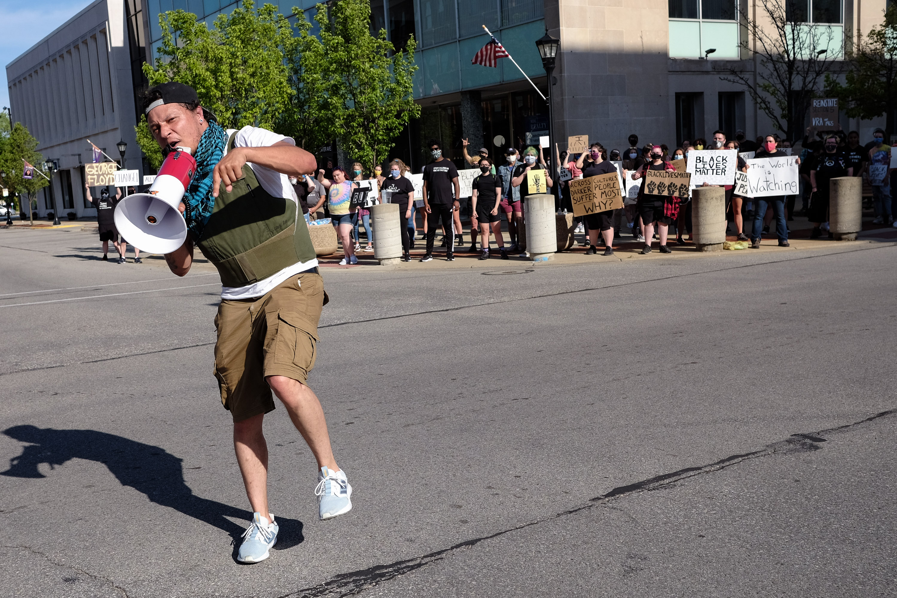 Demonstrators occupy Bay City intersection to protest racism and police ...
