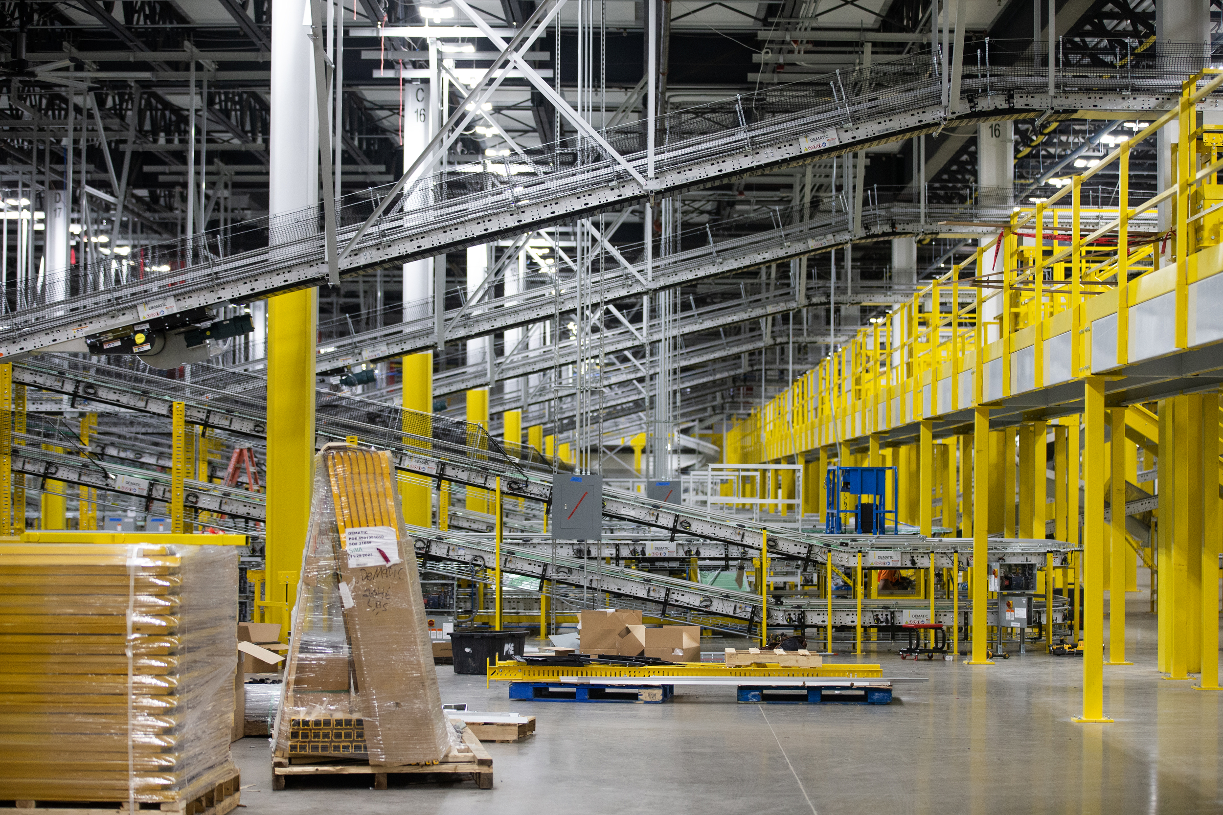 Amazon in Woodburn - oregonlive.com