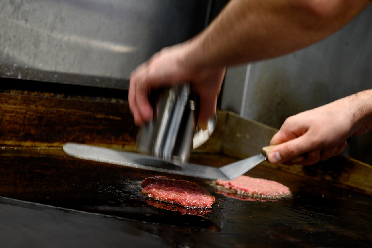 Moe's Neighborhood Bar opens delivery-only ahead of space on North ...