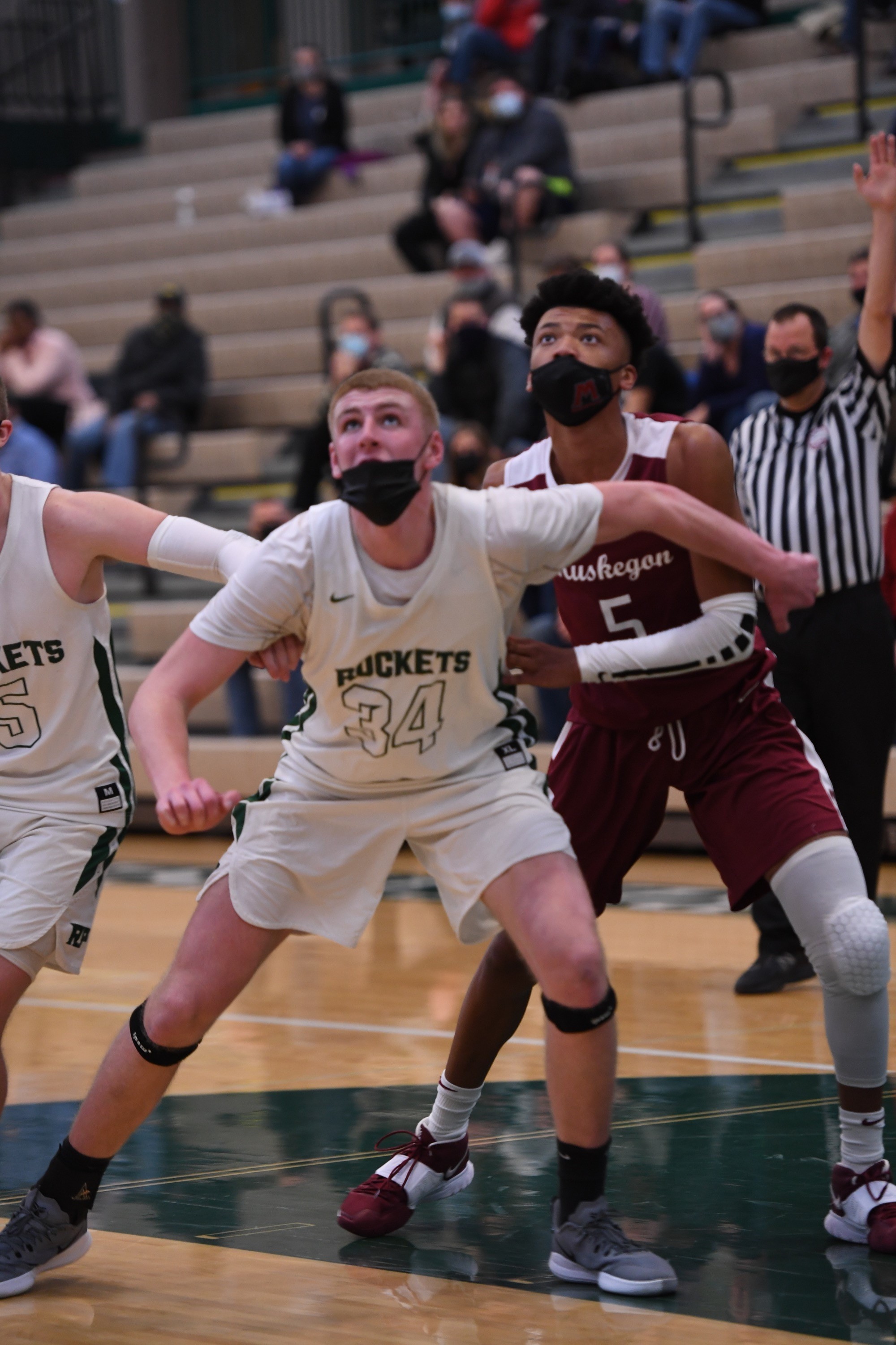 Reeths-Puffer stuns Muskegon, 81-79, in double-overtime boys basketball ...