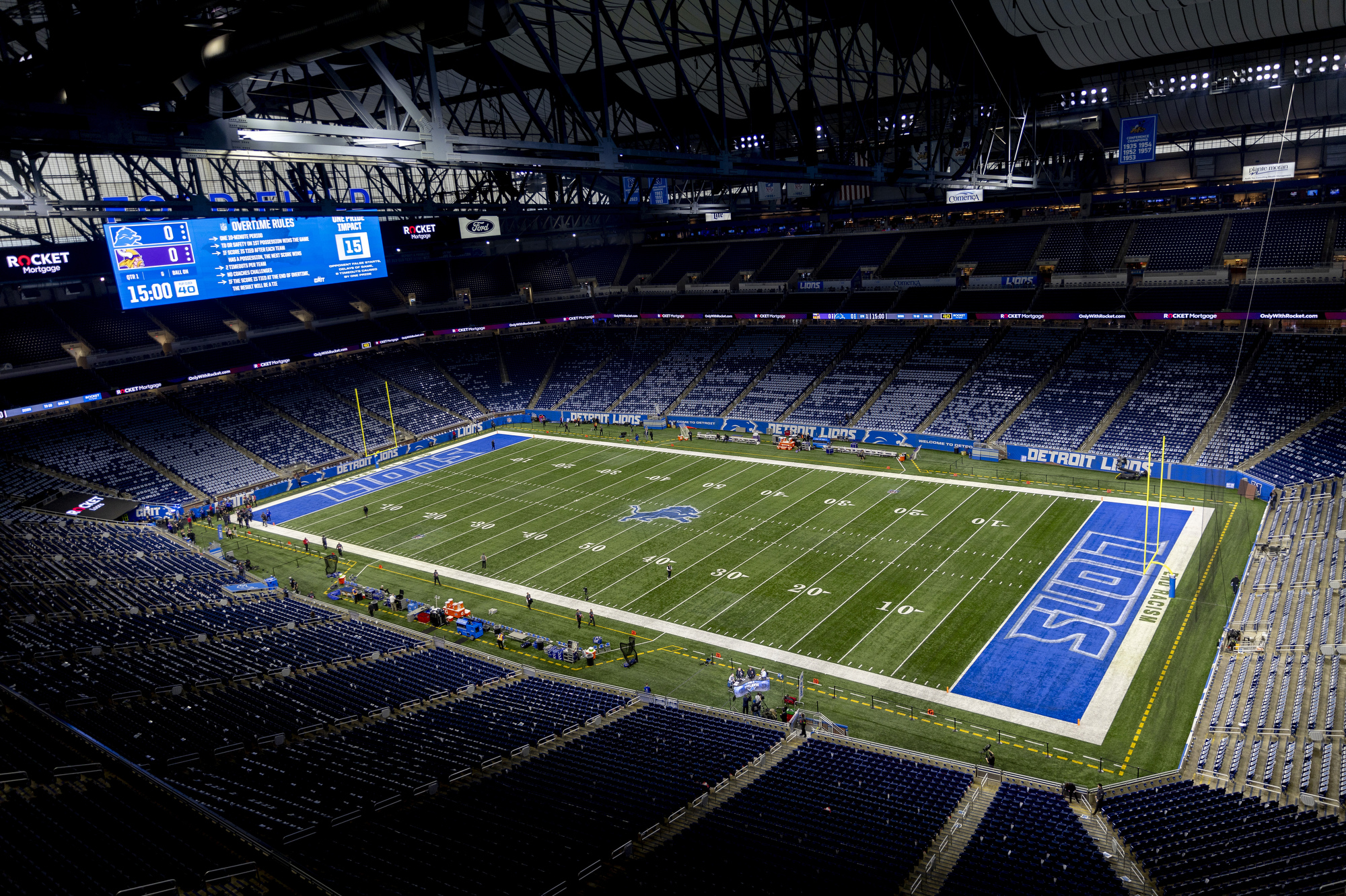 Celebrities you may spot at the Lions-Vikings regular season finale ...