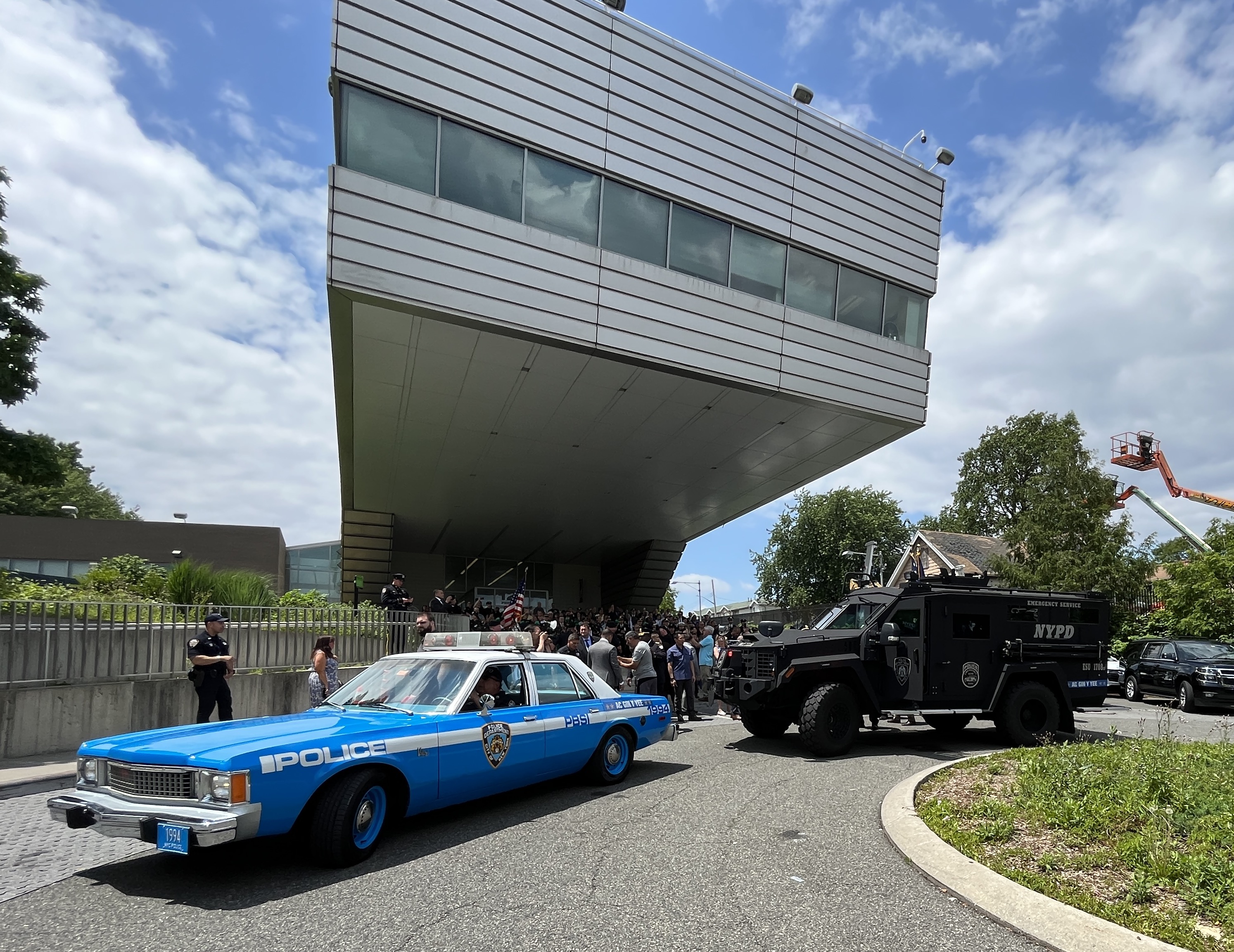 Walkout for NYPD Assistant Chief Gin Yee - silive.com