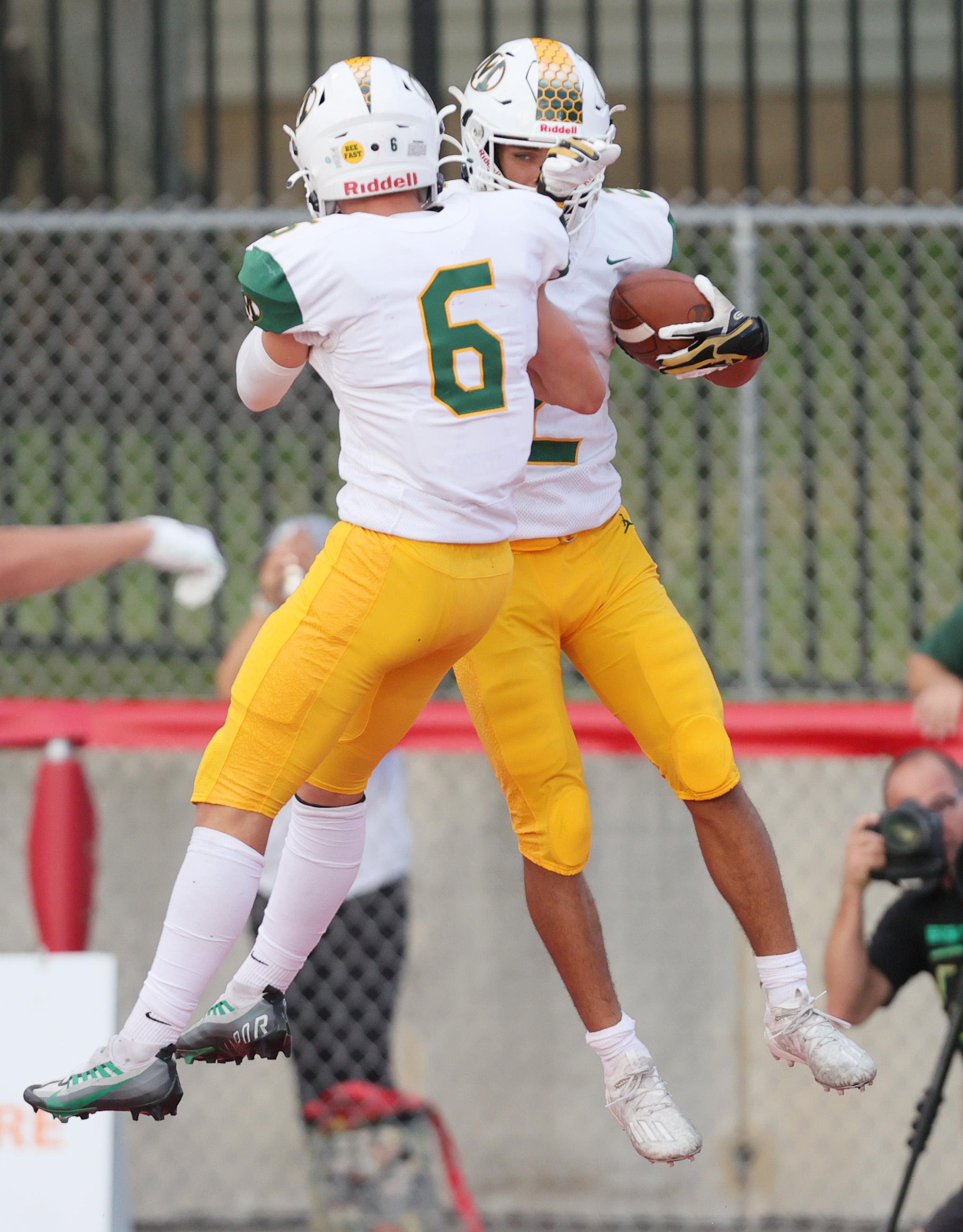 Wadsworth vs. Medina in high school football, September 2, 2022 ...