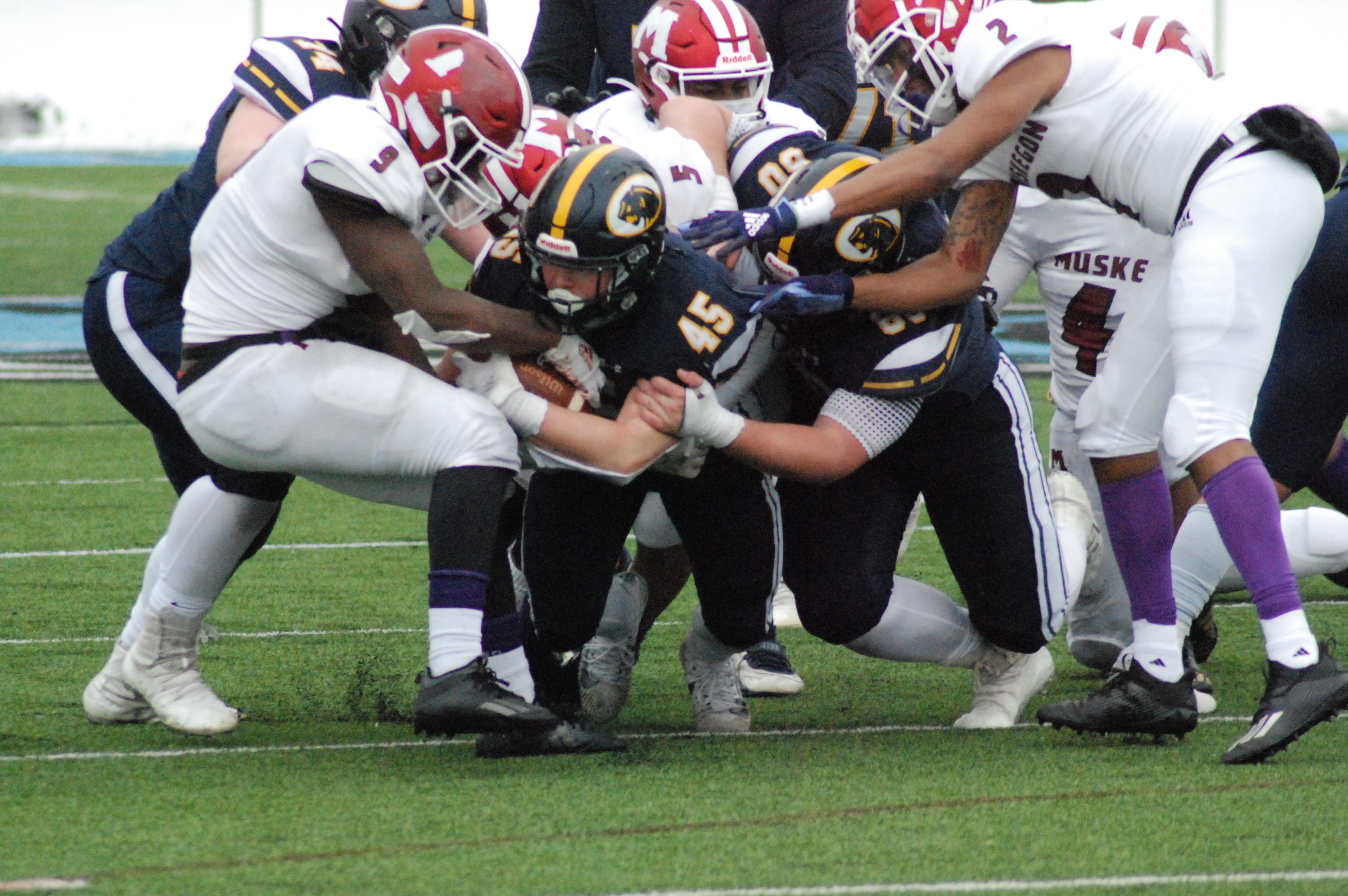 No. 1 DeWitt takes on No. 2 Muskegon in Division 3 football semifinals ...