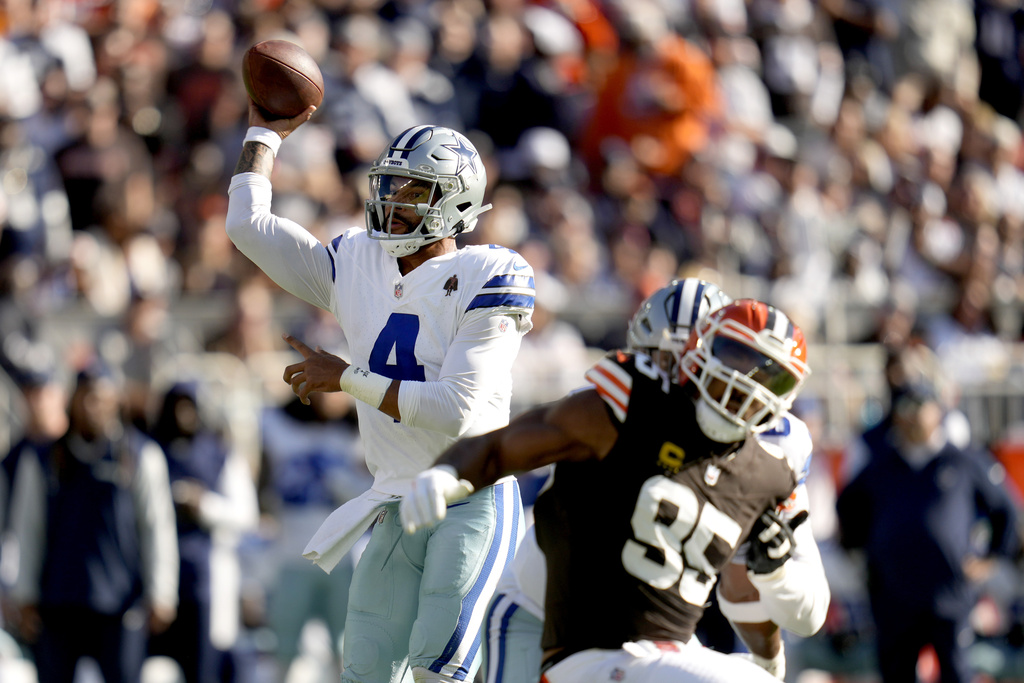 Cleveland Browns defensive end Myles Garrett vs. Dallas Cowboys ...