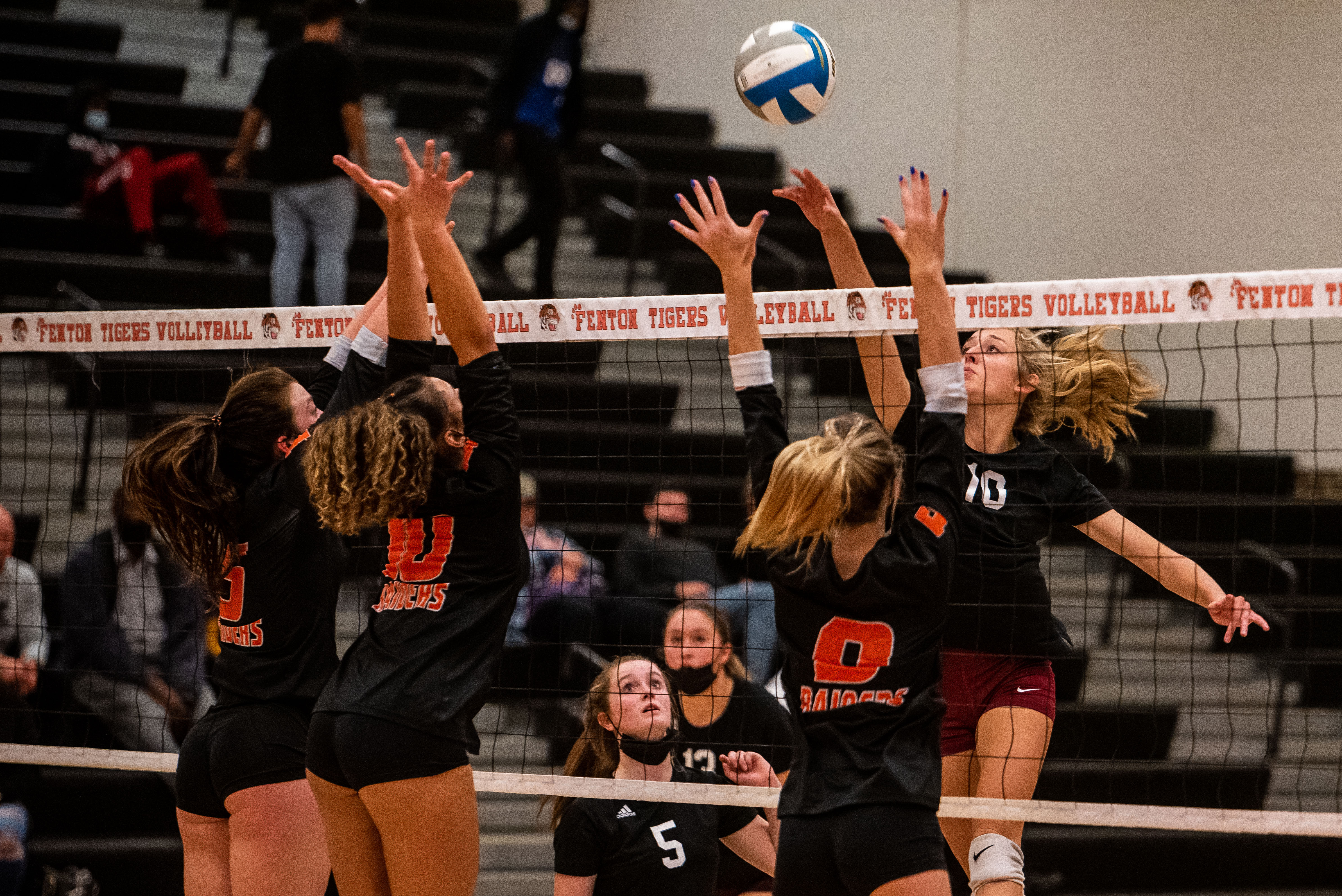 Davison volleyball defeats Flushing in Division 1 regional semifinal ...