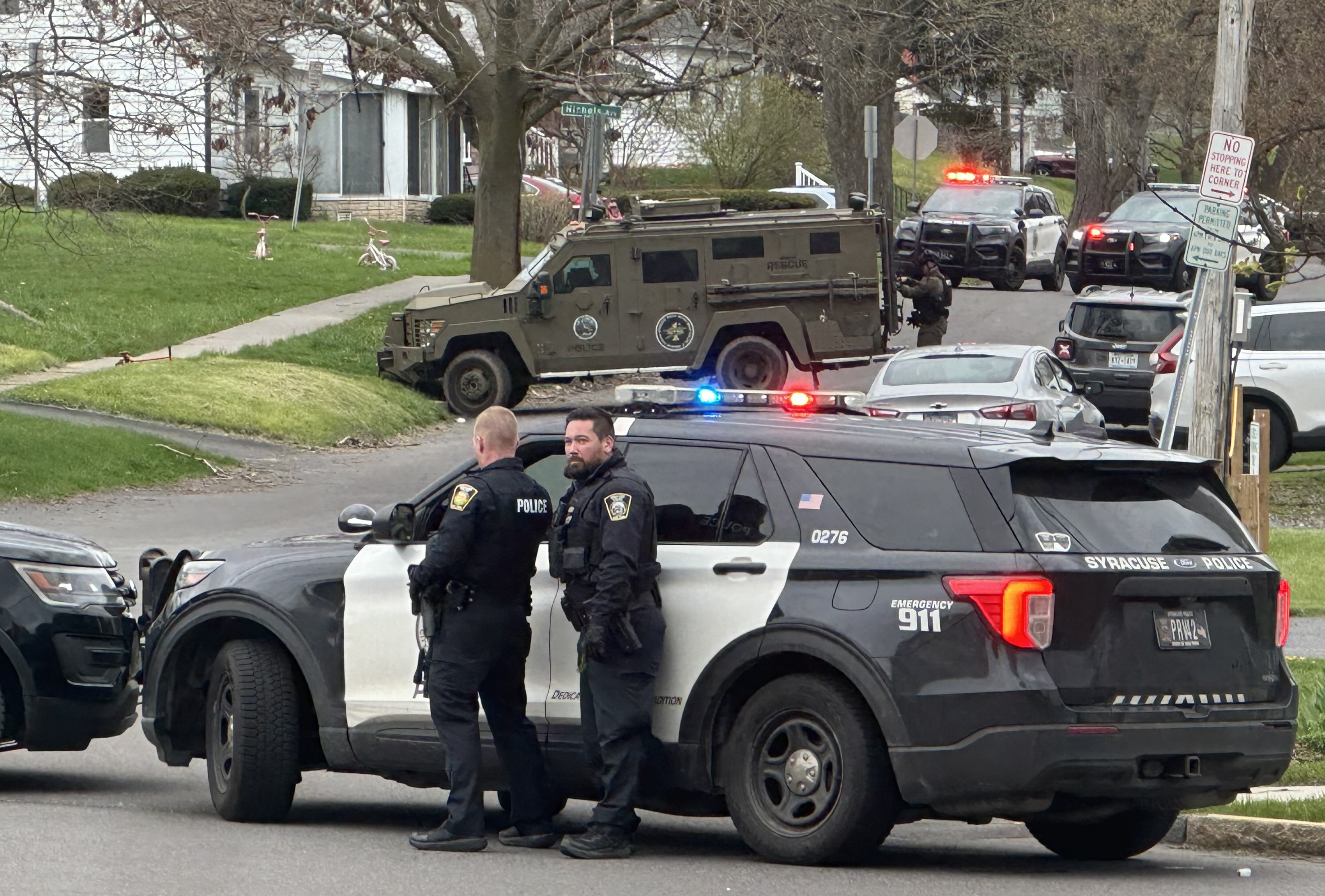 Syracuse police standoff in Eastwood - syracuse.com