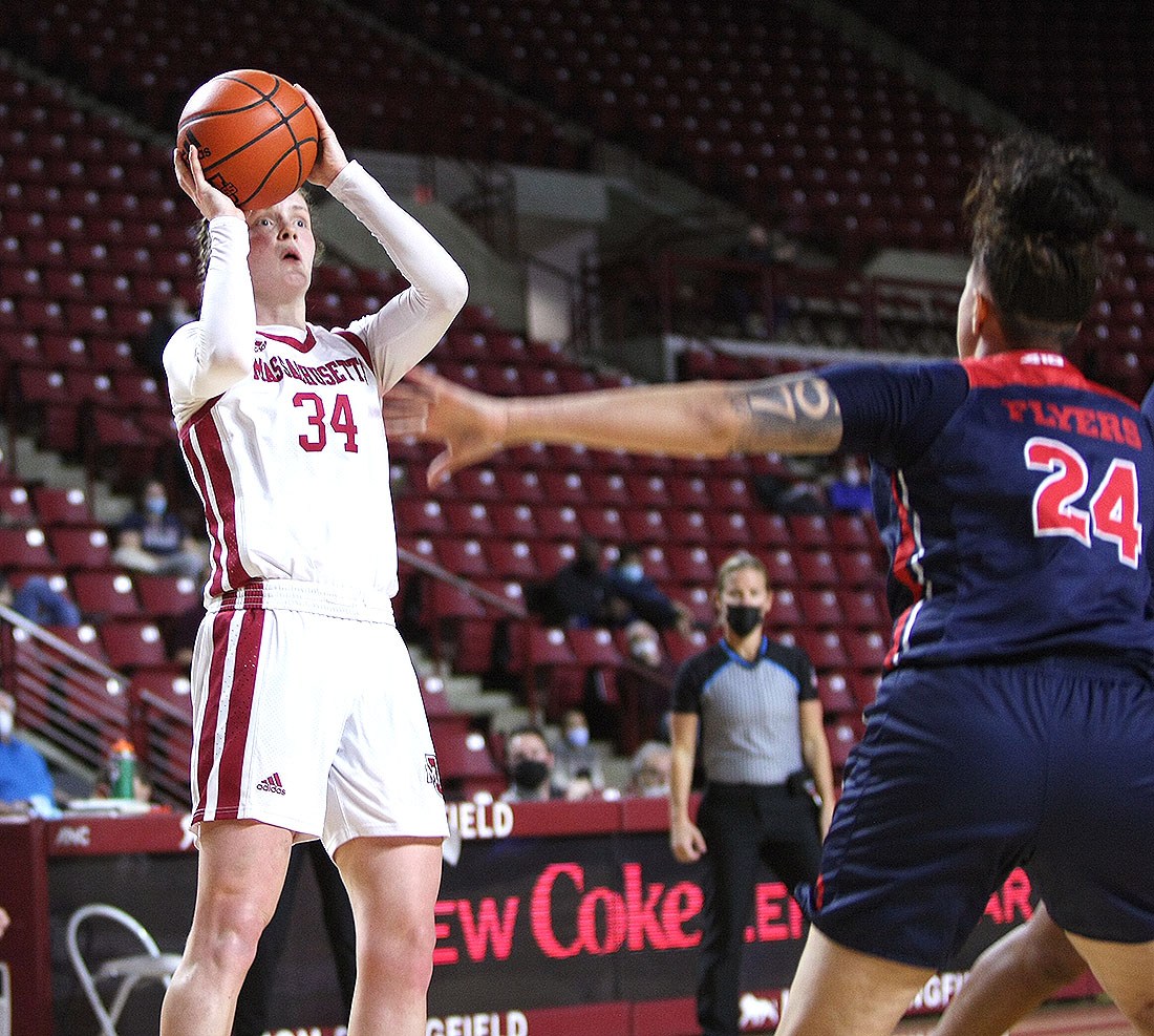 UMass Women's Basketball vs Dayton 1/19/22 - masslive.com