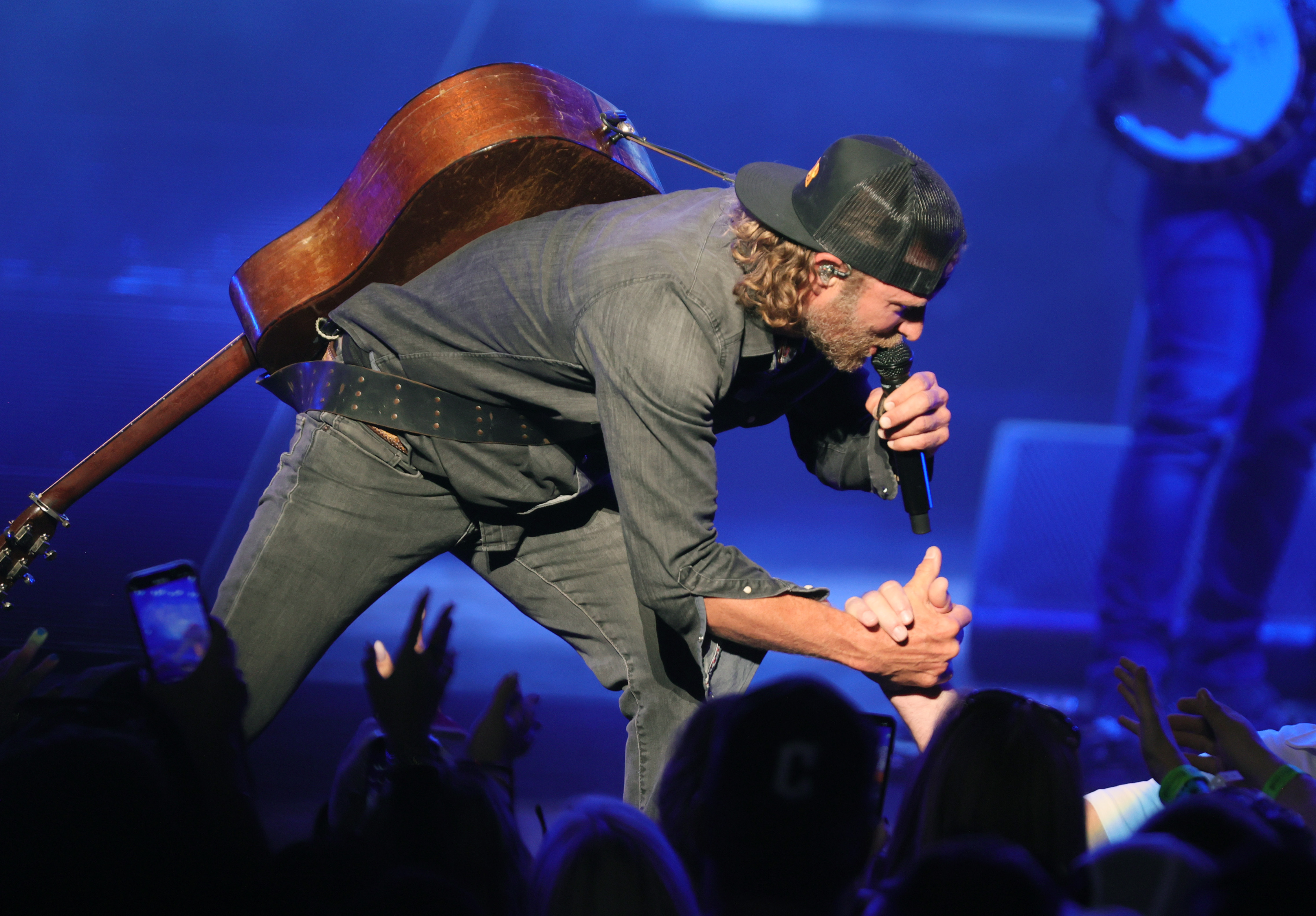 Country music singer Dierks Bentley stops at Blossom Music Center ...