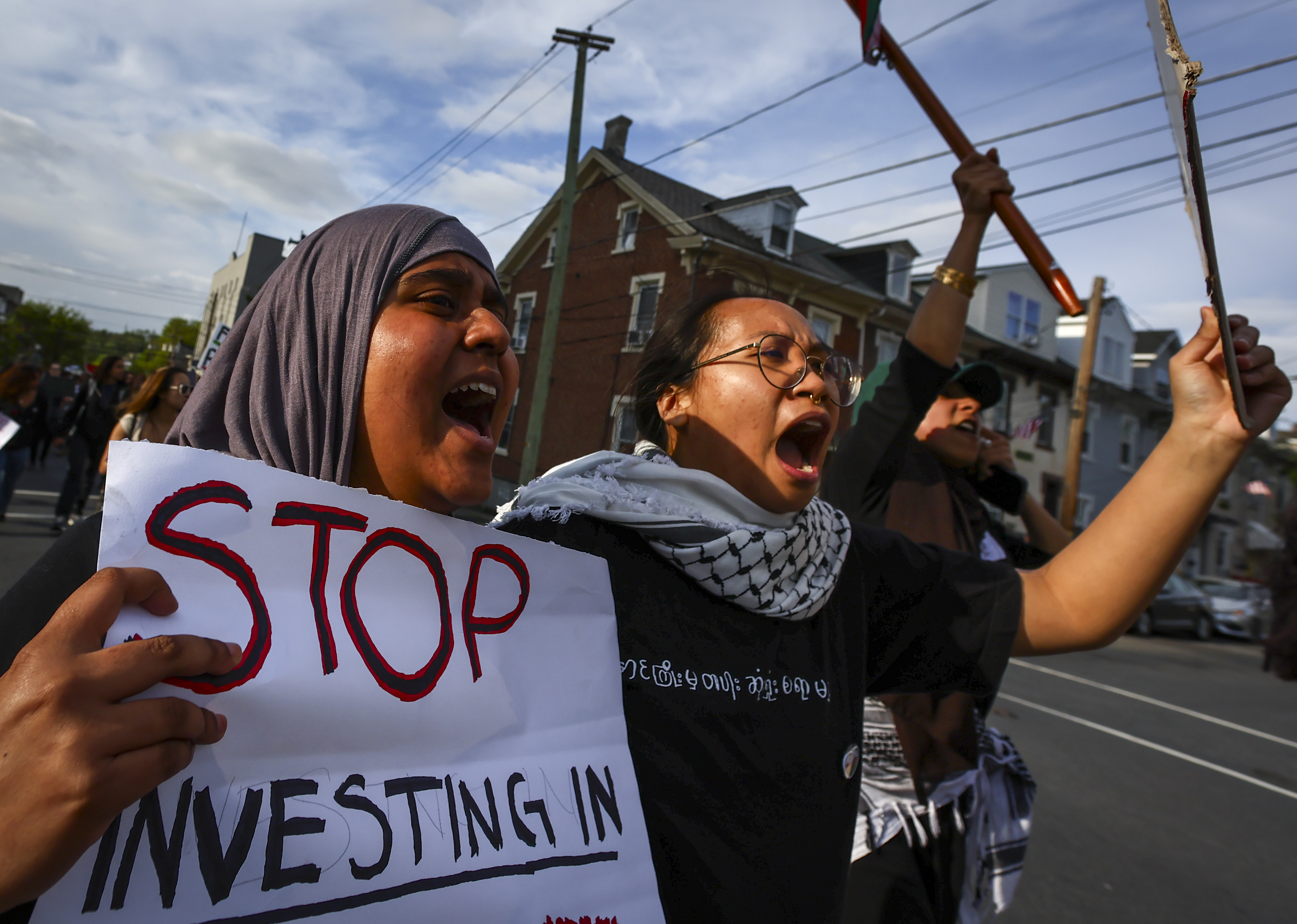Students at Lehigh University show support for Palestine ...
