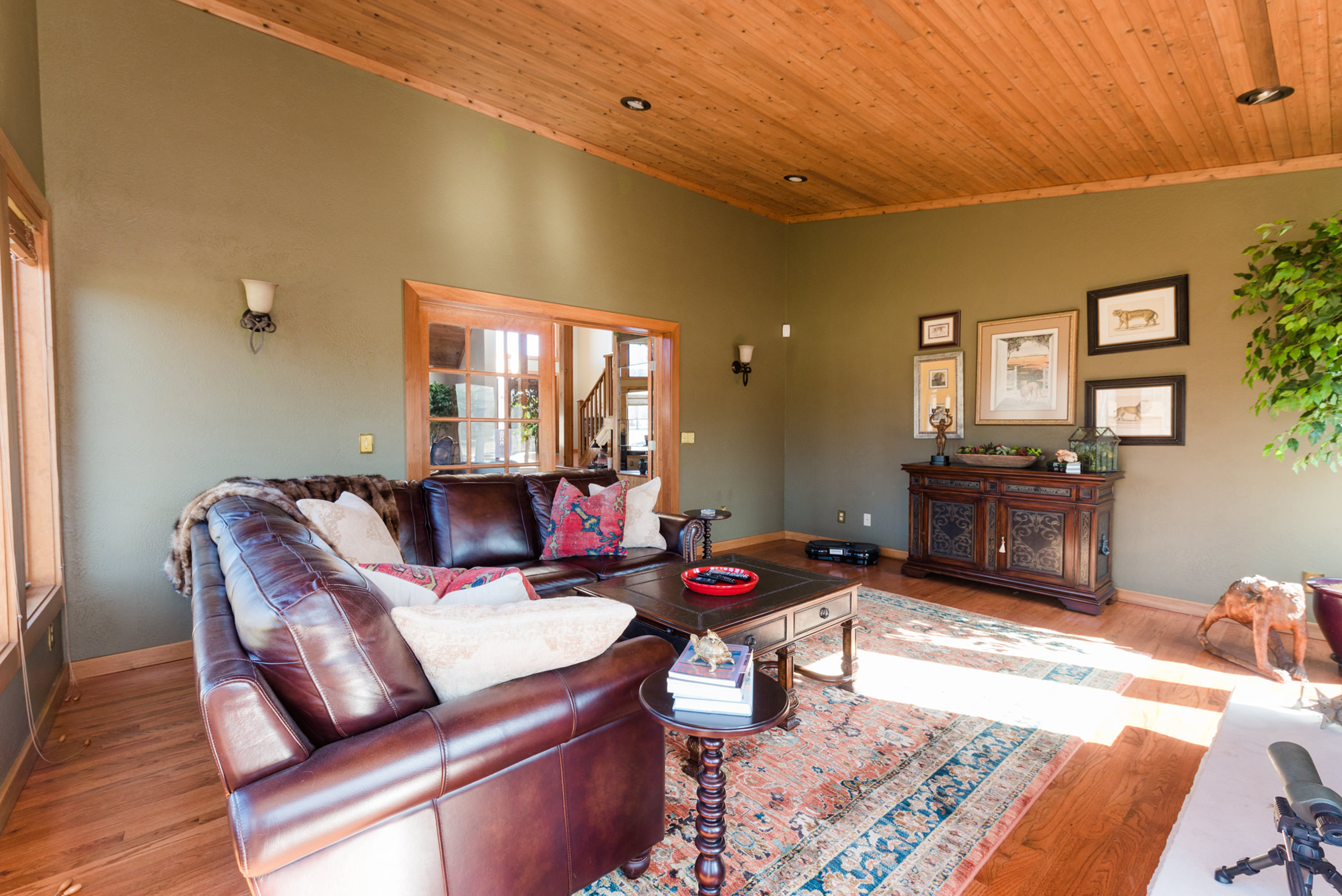 'Exquisite' waterfront Brewerton home has a stunning great room ...