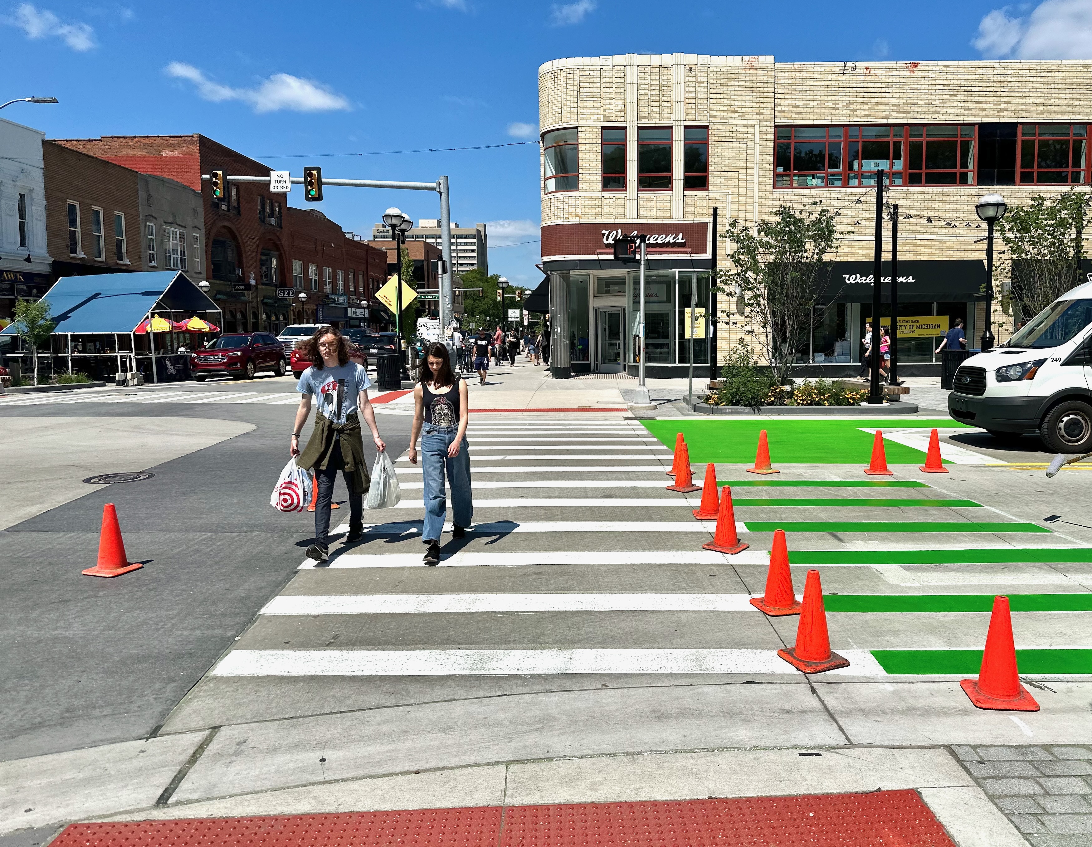 Ann Arbor's new curbless-design State Street, now open to traffic ...