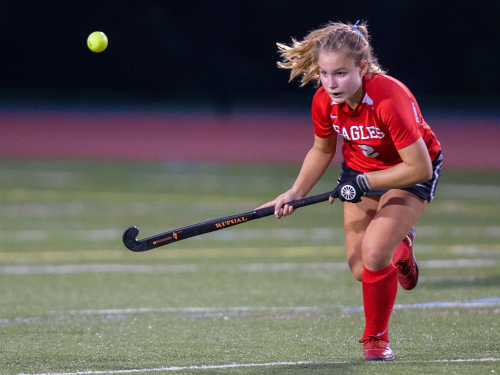 CV scores in the closing minutes for a 2-1 field hockey win over CD ...
