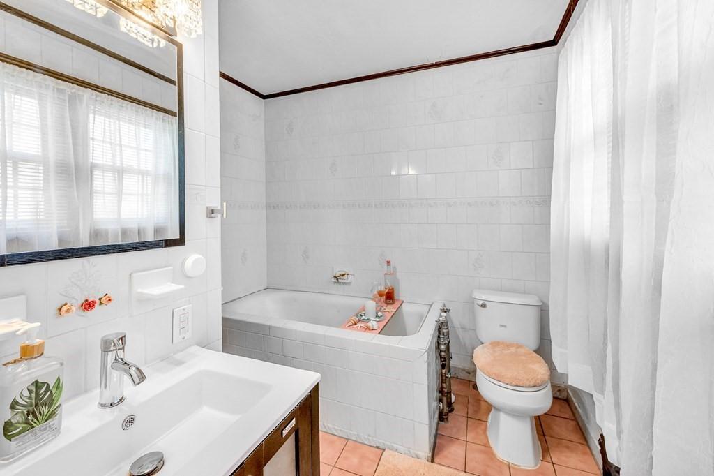 House of the Week: 7-bedroom Springfield home features underground bomb ...