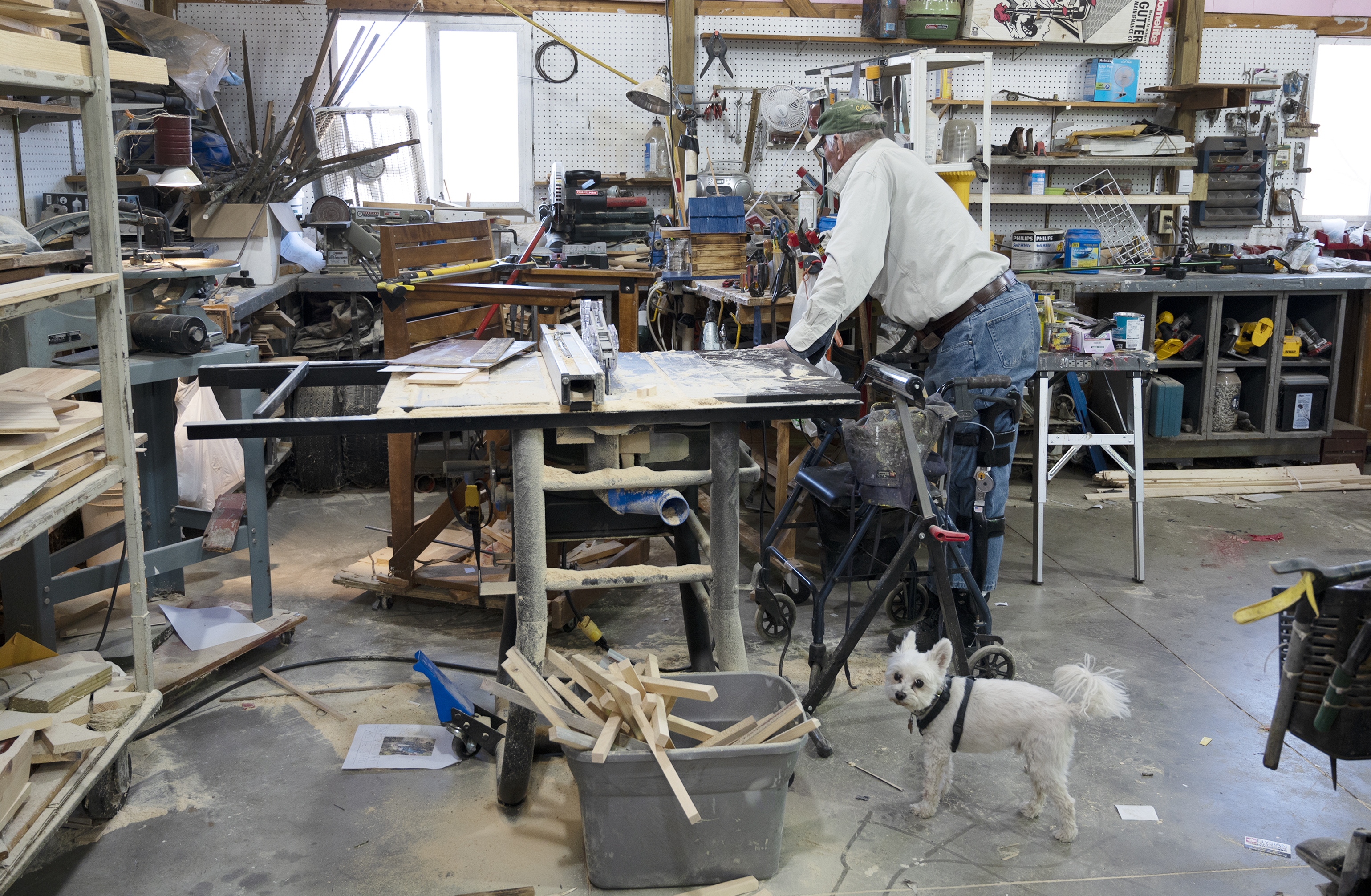 Leon Hunt builds birdhouses to raise money for veteran group - mlive.com