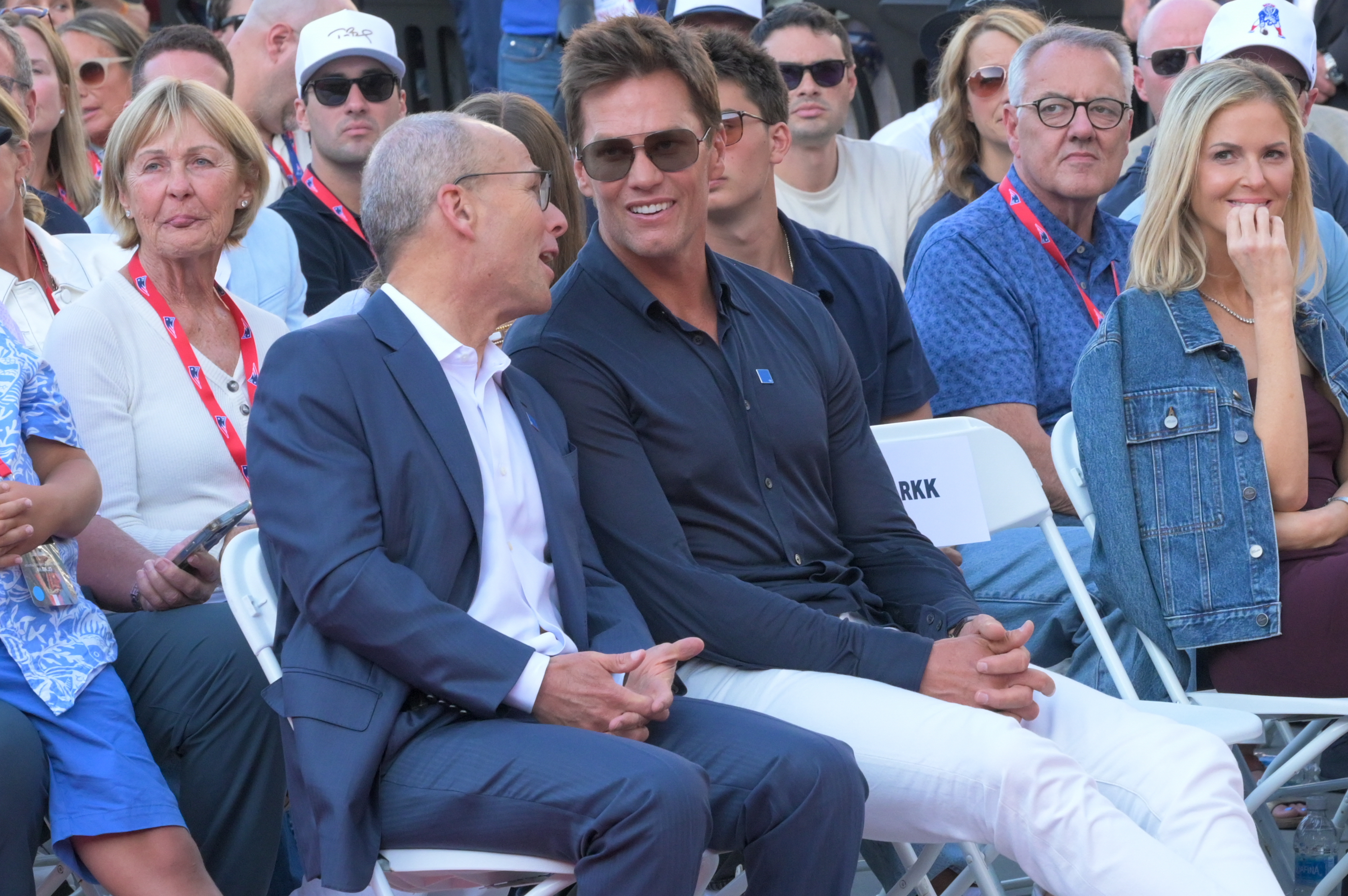 Tom Brady statue unveiled at Gillette Stadium - masslive.com