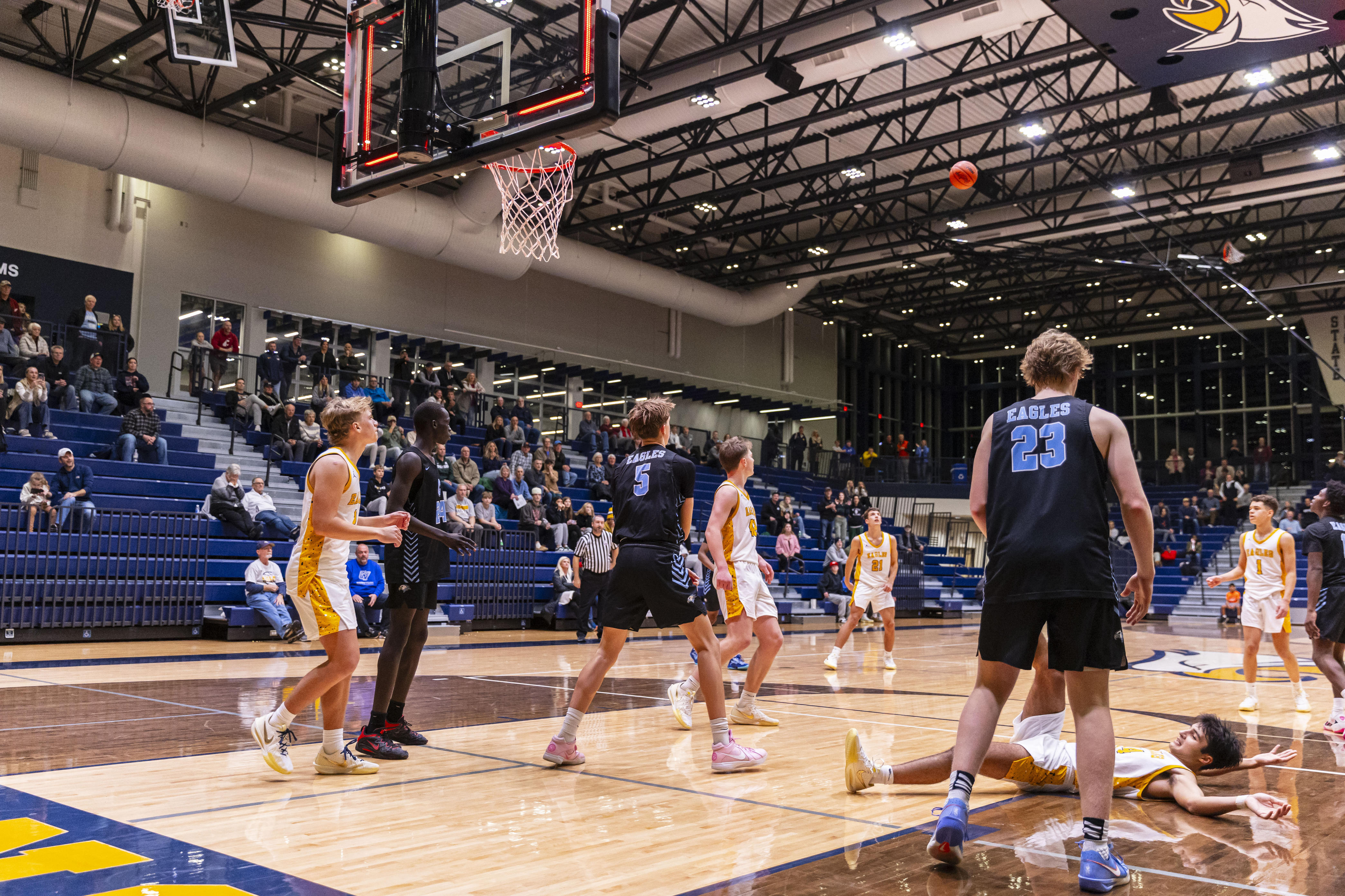 Hudsonville hosts Grand Rapids Christian in high school boys basketball ...
