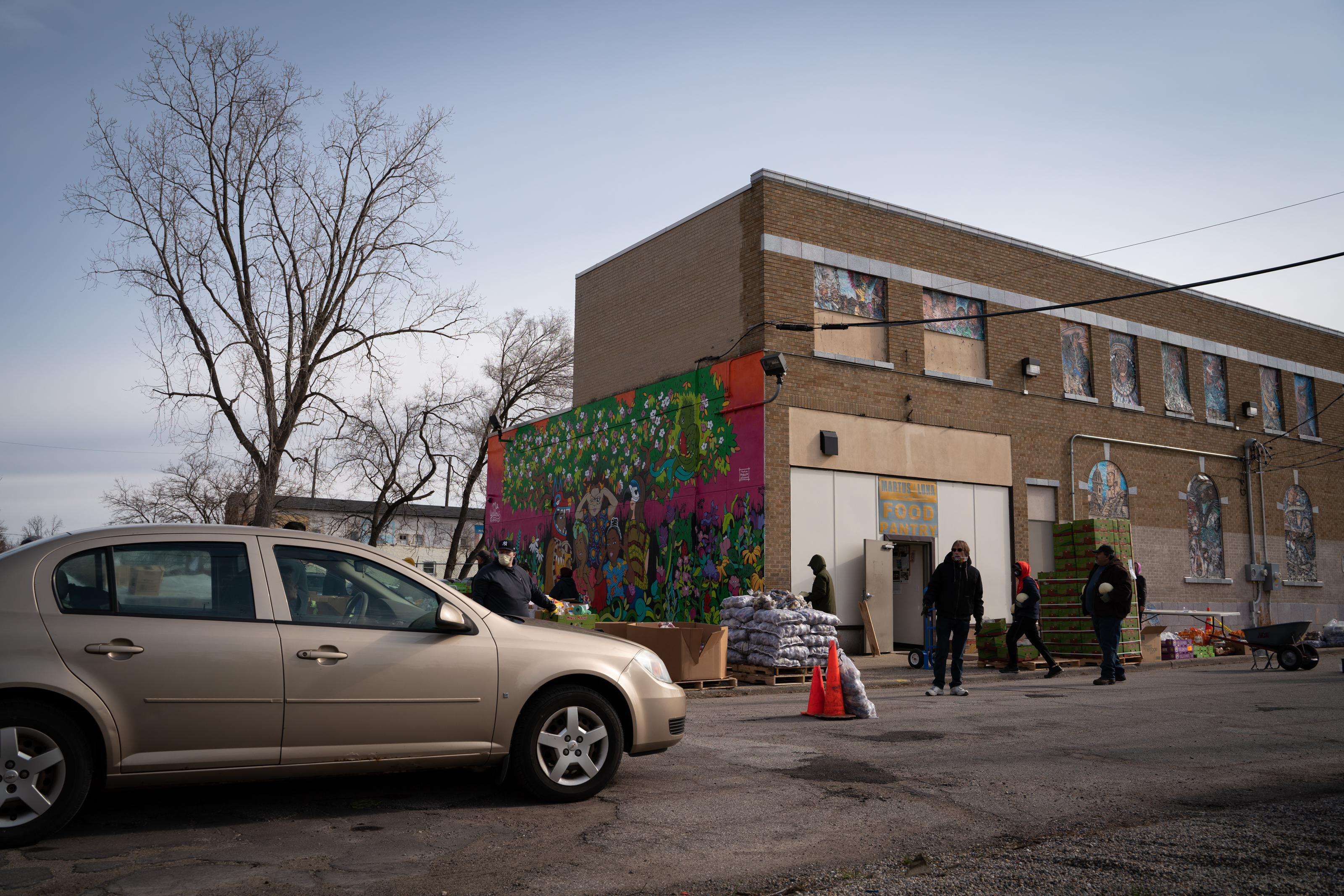 Martus Luna Pantry offers food donations in Flint - mlive.com