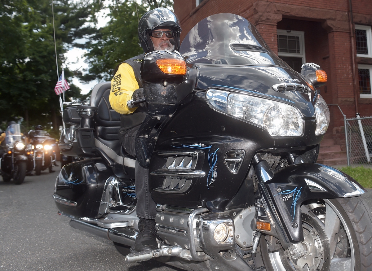 Buffalo Soldiers Motorcycle Club rides for peace and hope (Photos ...