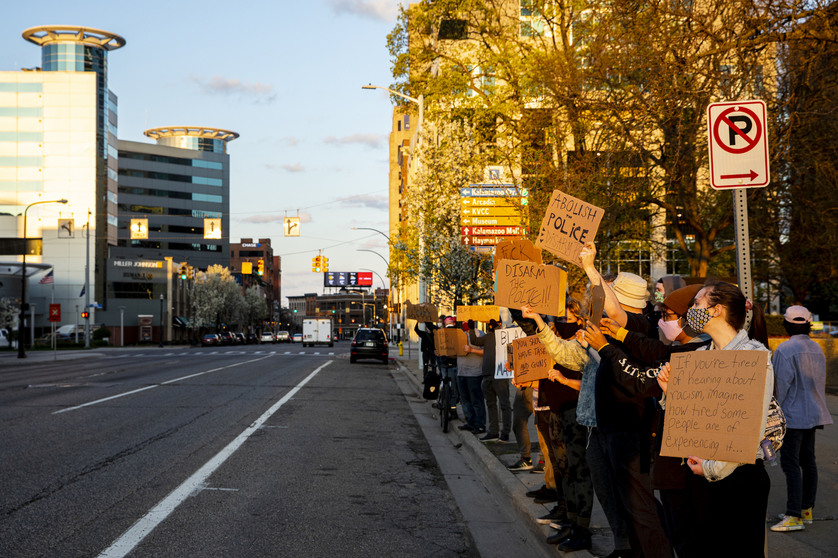 Kalamazoo holds Daunte Wright protest in downtown - mlive.com