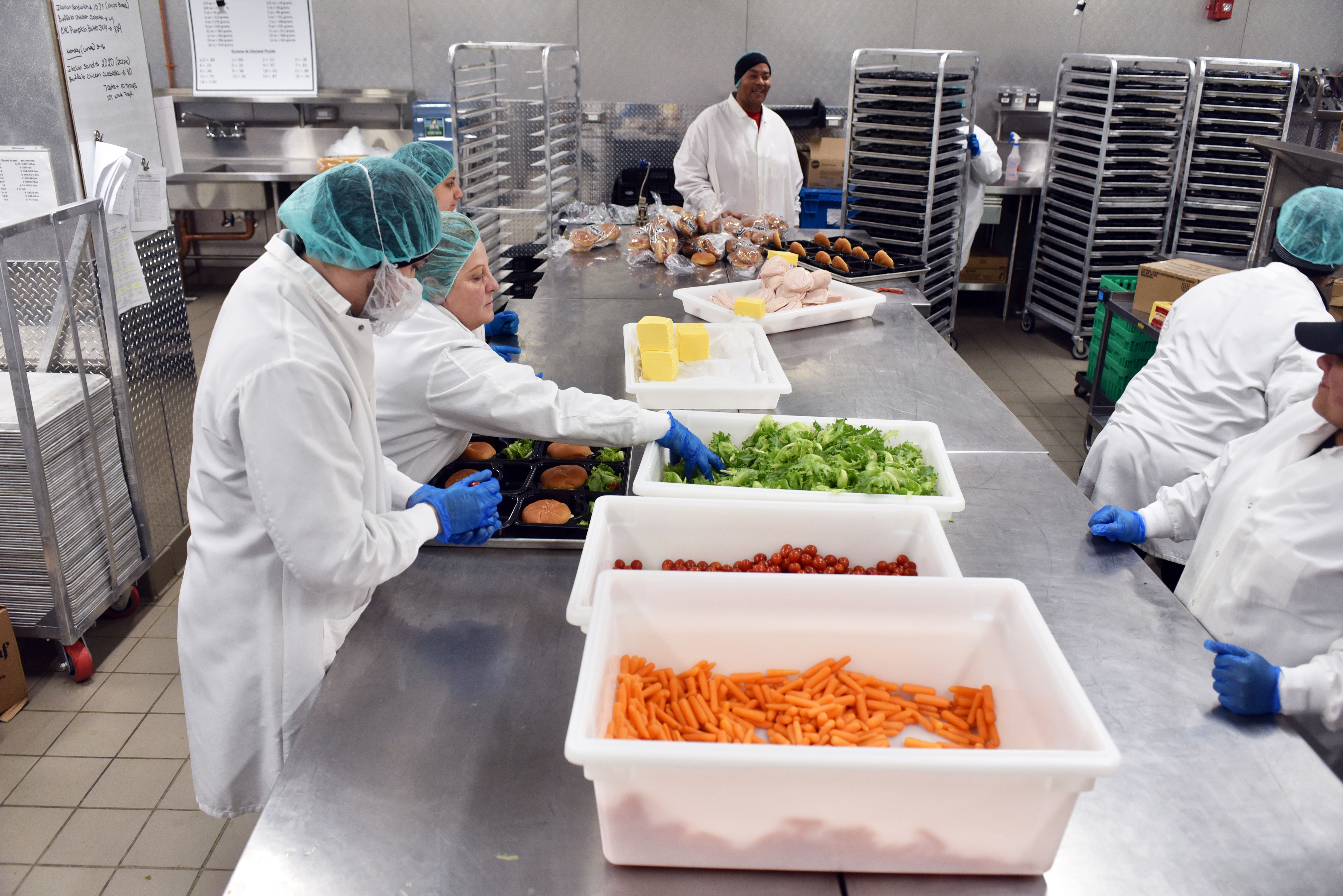 Springfield, Holyoke distribute breakfast, lunches to students ...