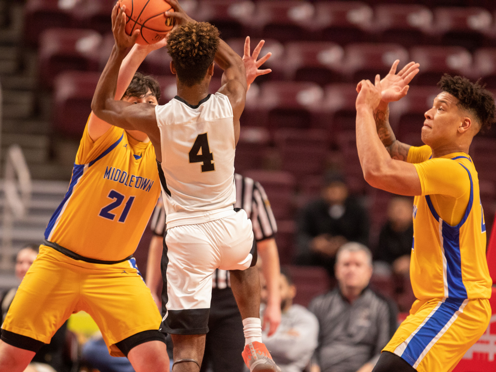 Middletown meets Berks Catholic in the 2022 D3 Title basketball game ...