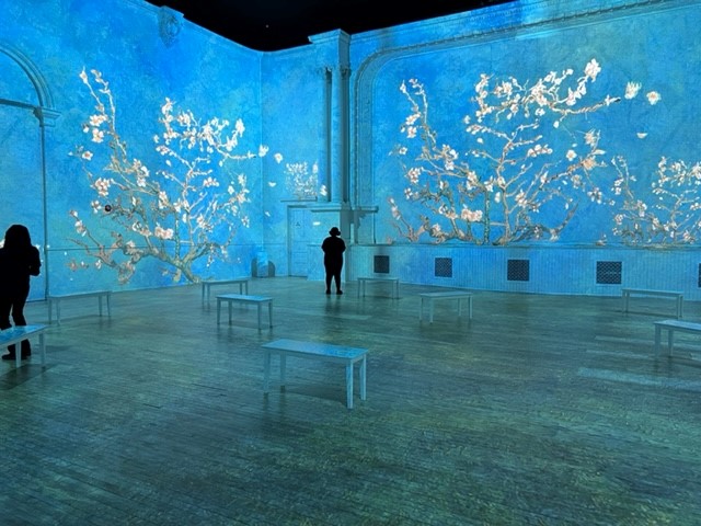 "Immersive Van Gogh" exhibition at Lighthouse ArtSpace in Detroit ...