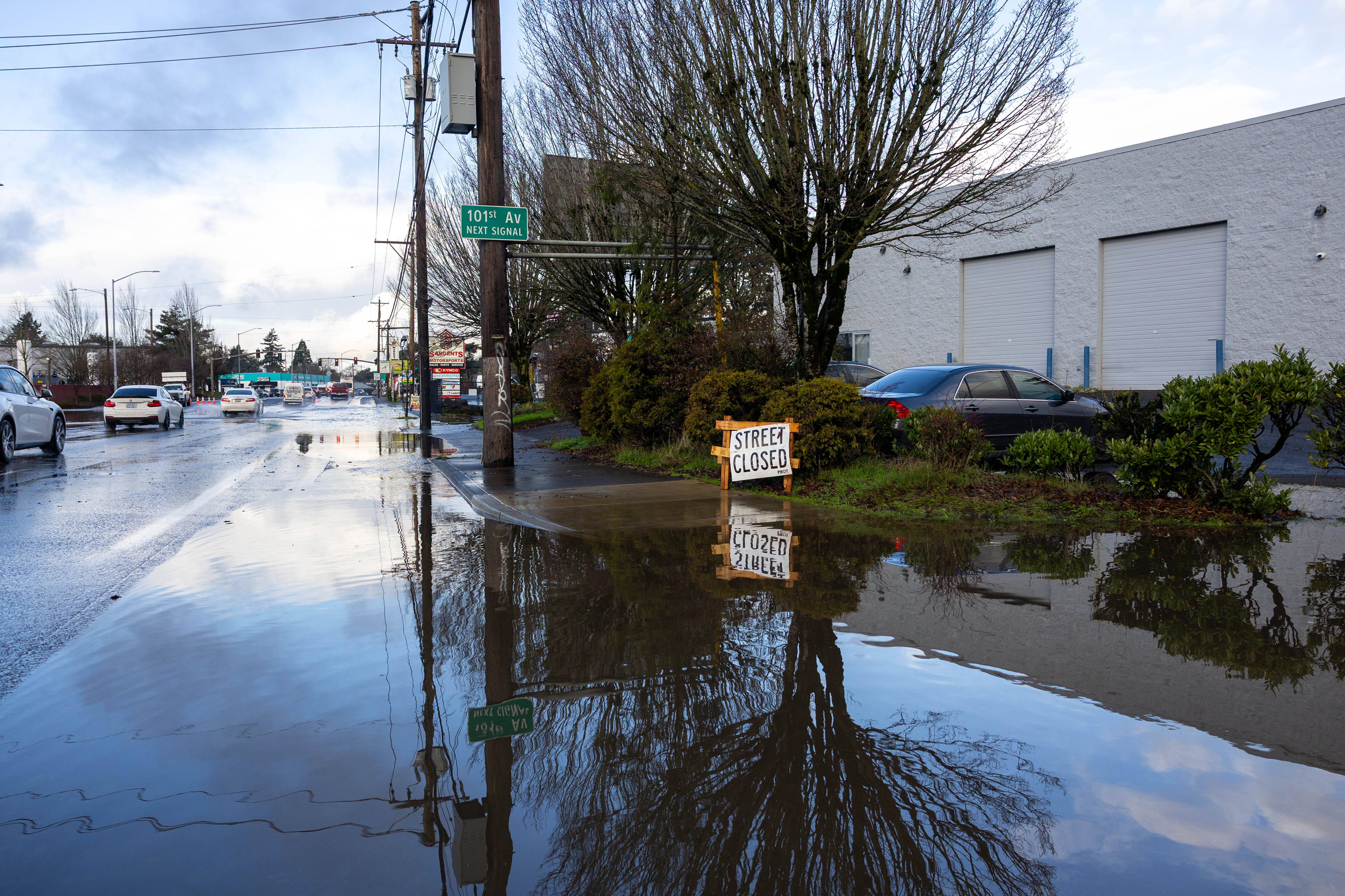 Johnson Creek, Clackamas River overflow from heavy rain - oregonlive.com