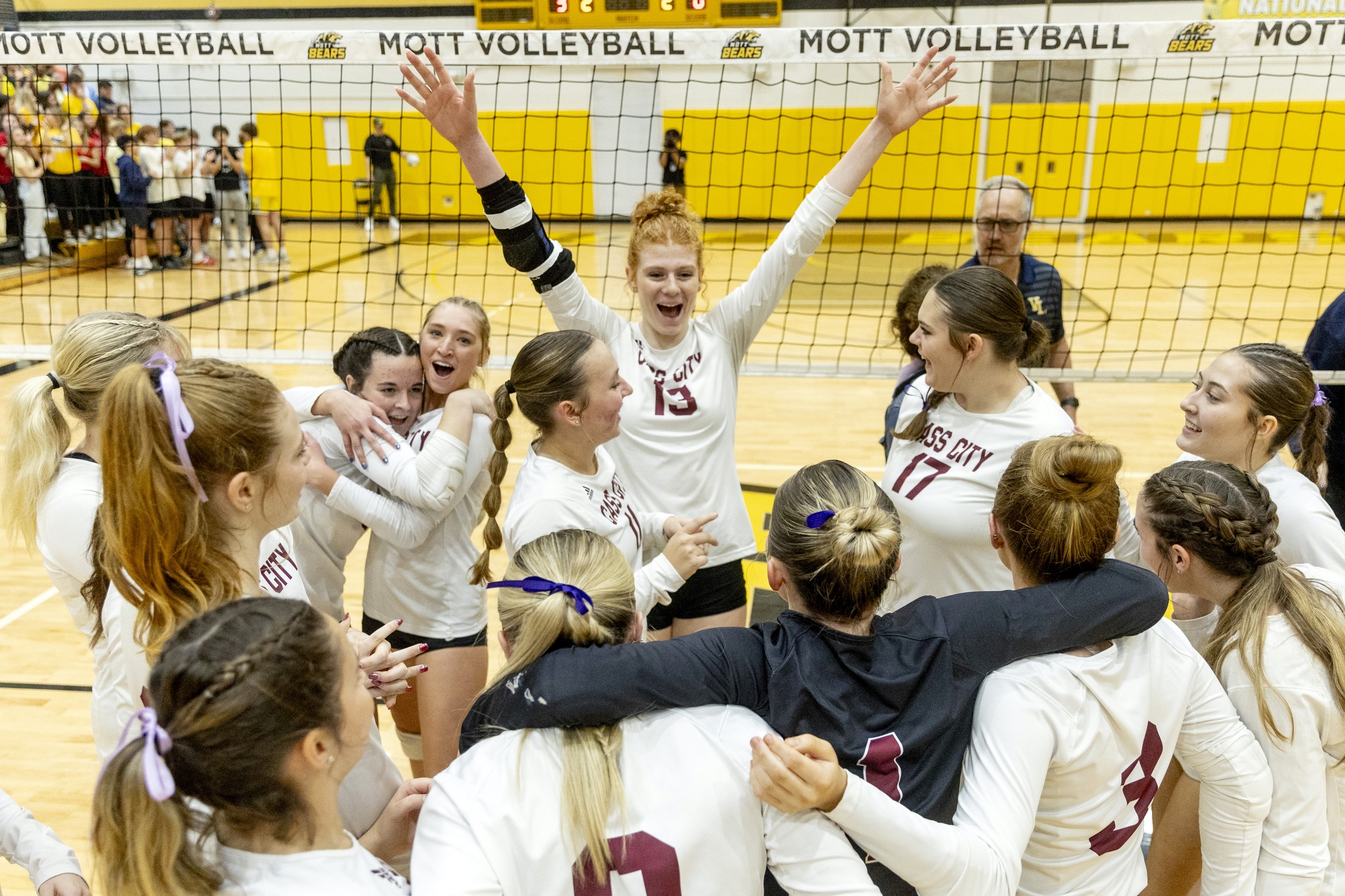 Historic moments, big plays highlight 2024 Flint-area sports photos ...