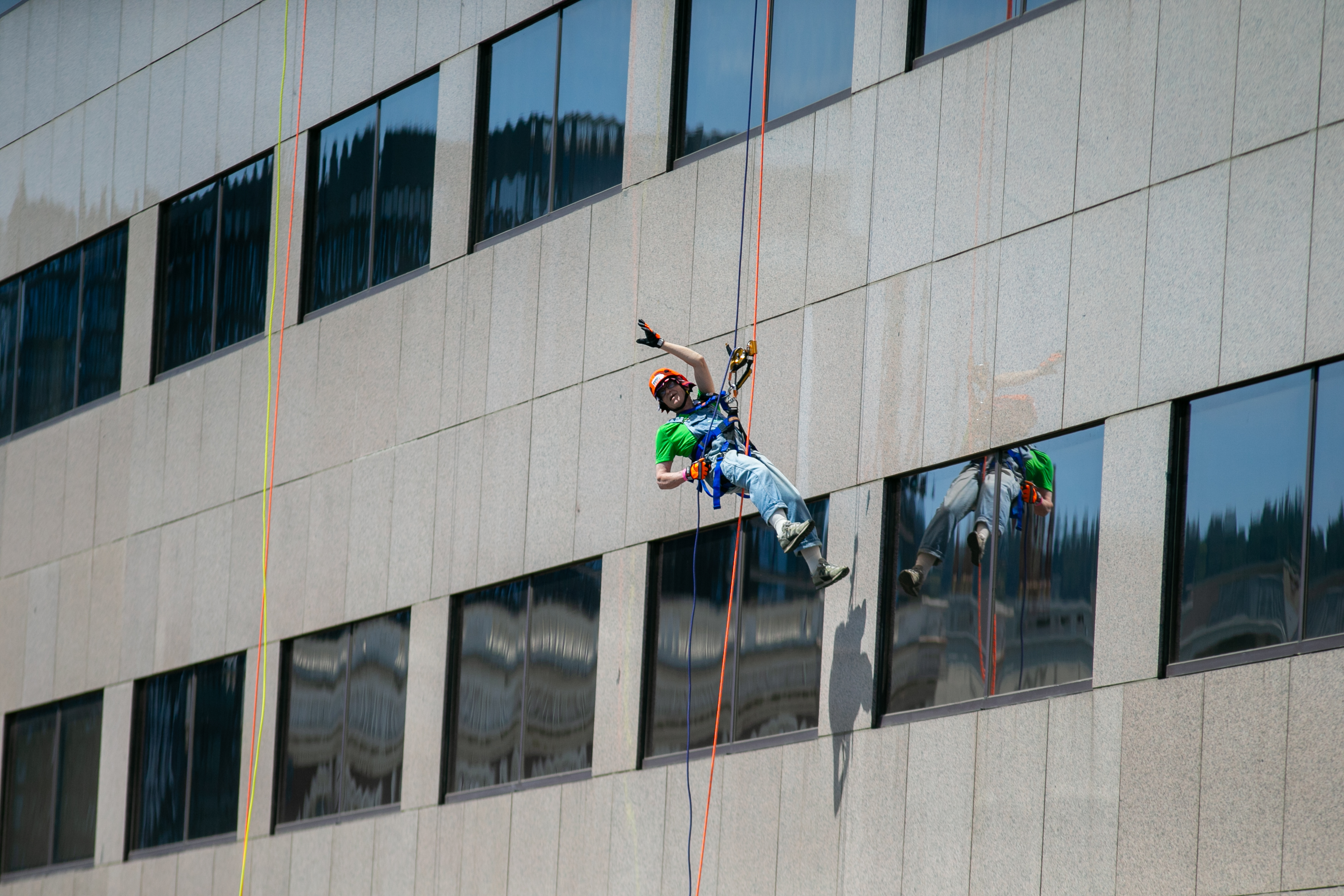 Rappelling down Portland's Big Pink - oregonlive.com