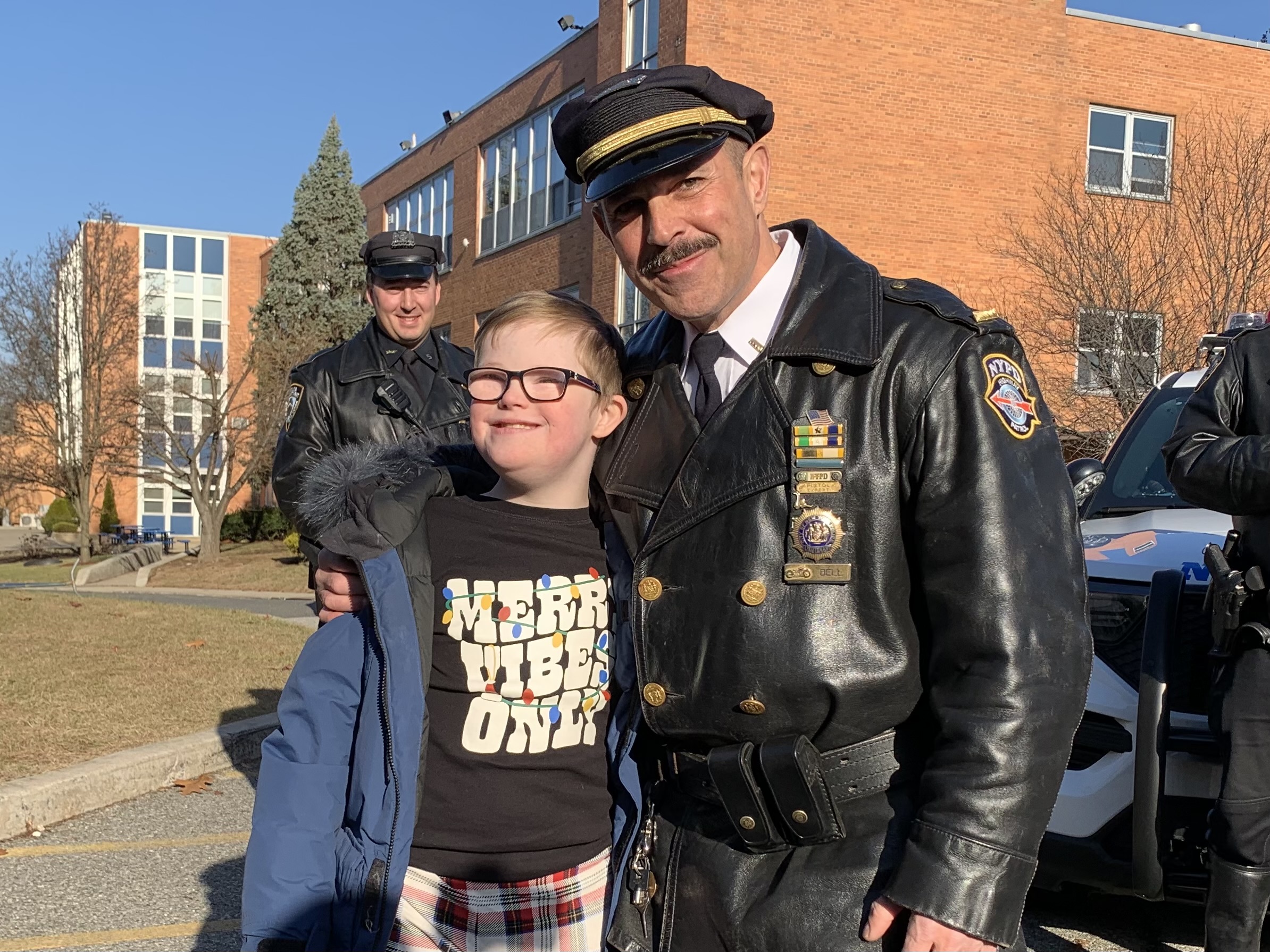 Santa and Highway Patrol Unit 5 deliver gifts to the children at Seton ...