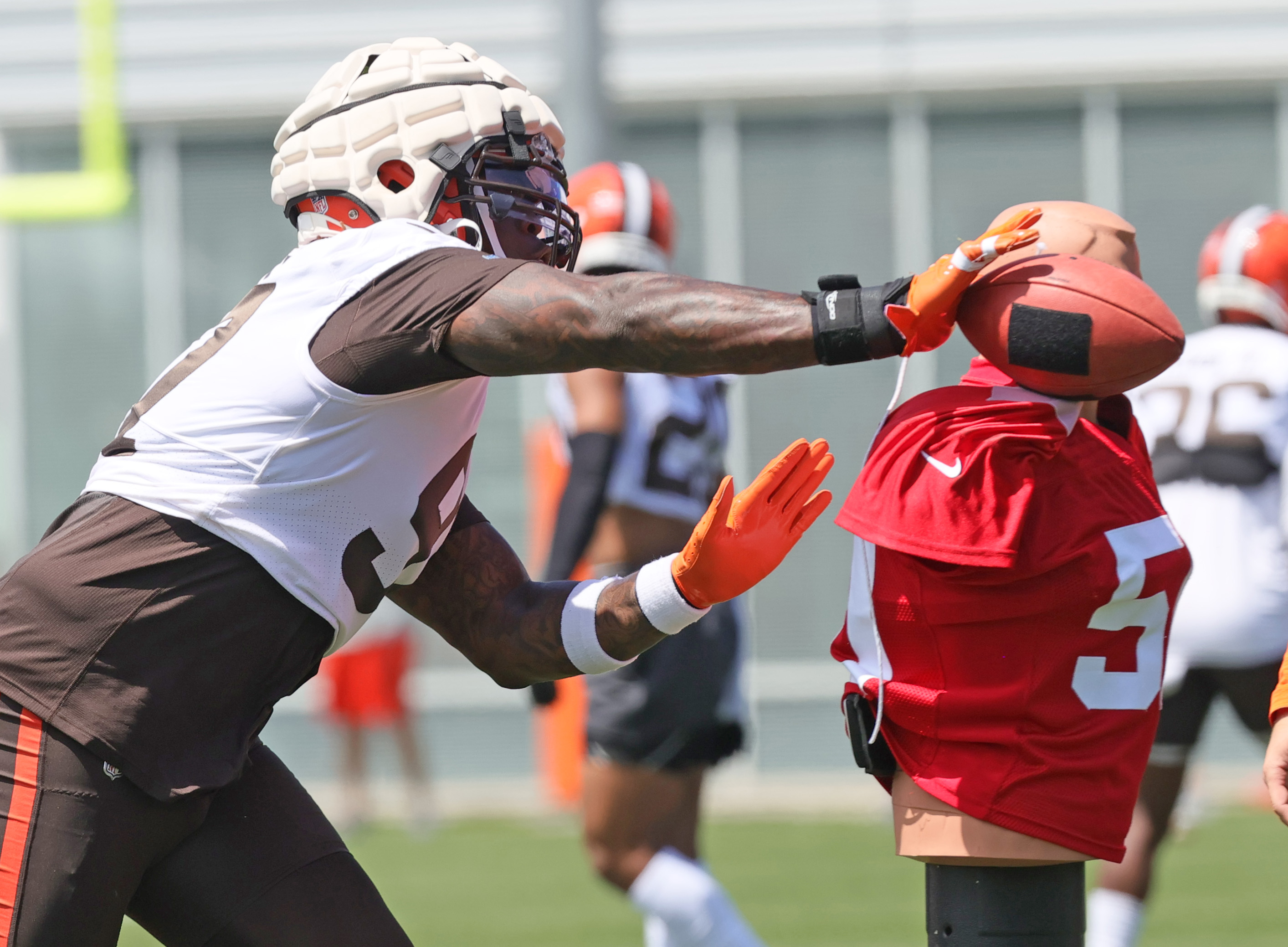 Cleveland Browns defensive tackle Perrion Winfrey - cleveland.com
