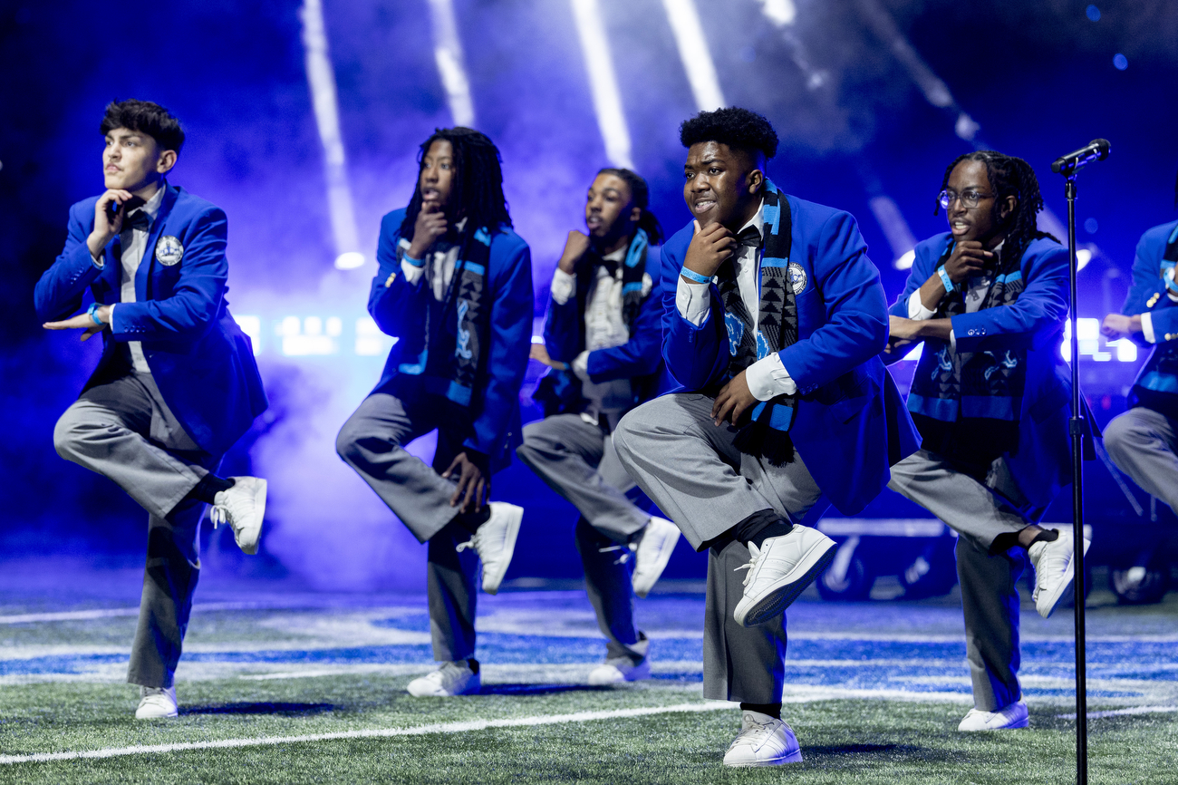 Detroit Youth Choir performs at halftime of Lions' first playoff win in ...
