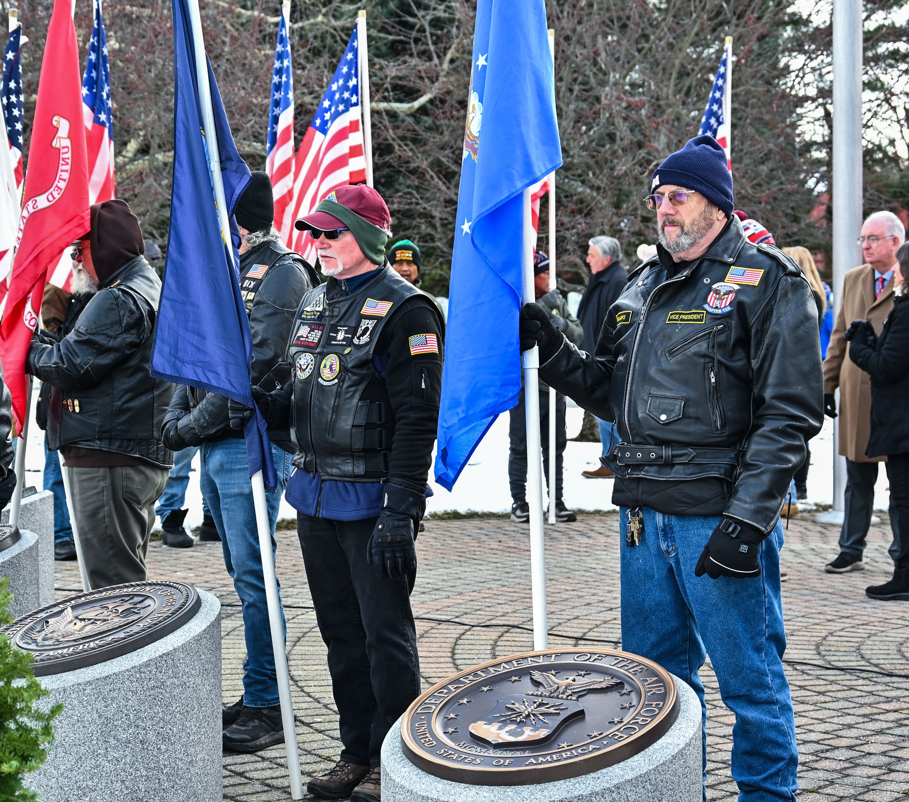 Agawam honors veterans by placing wreaths on 10,000 graves - masslive.com