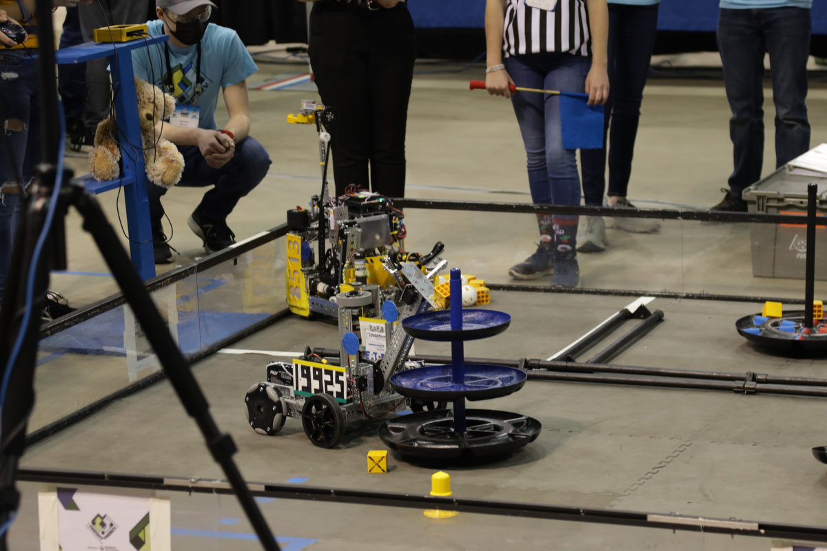 Jackson County robotics teams compete at FIRST Tech Challenge Michigan ...