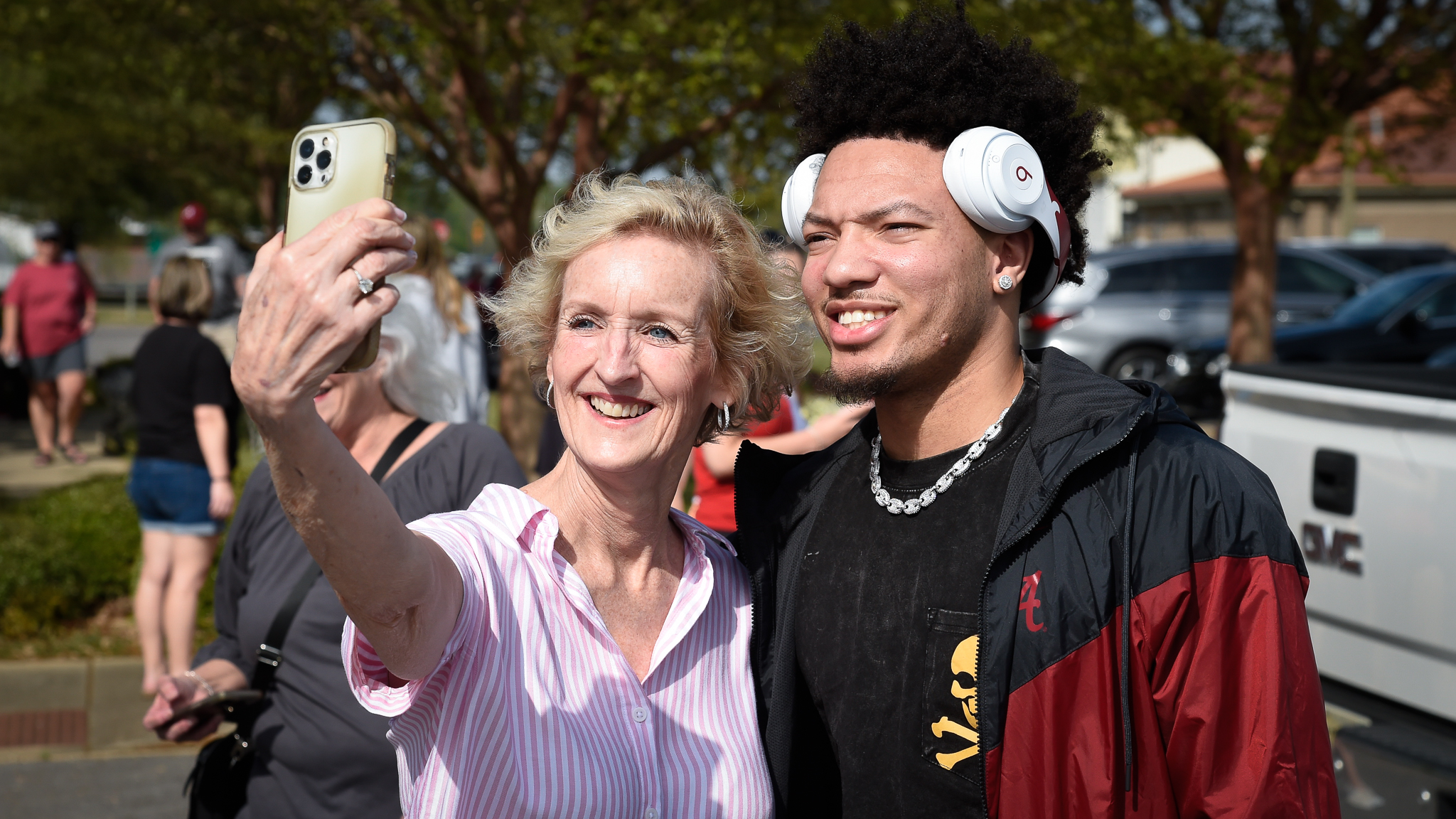 Alabama Basketball Final Four Airport 2024 - al.com