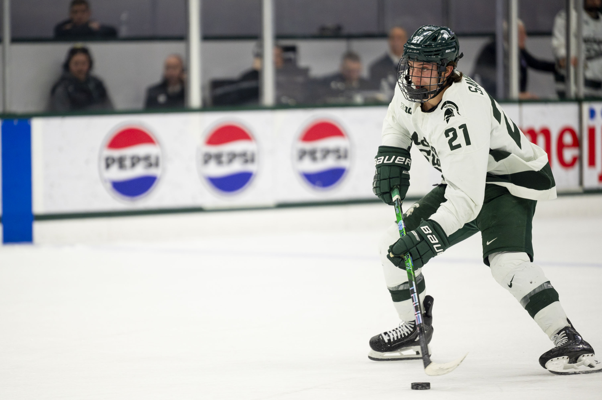 Michigan and Michigan State ice hockey face off for Big Ten ...