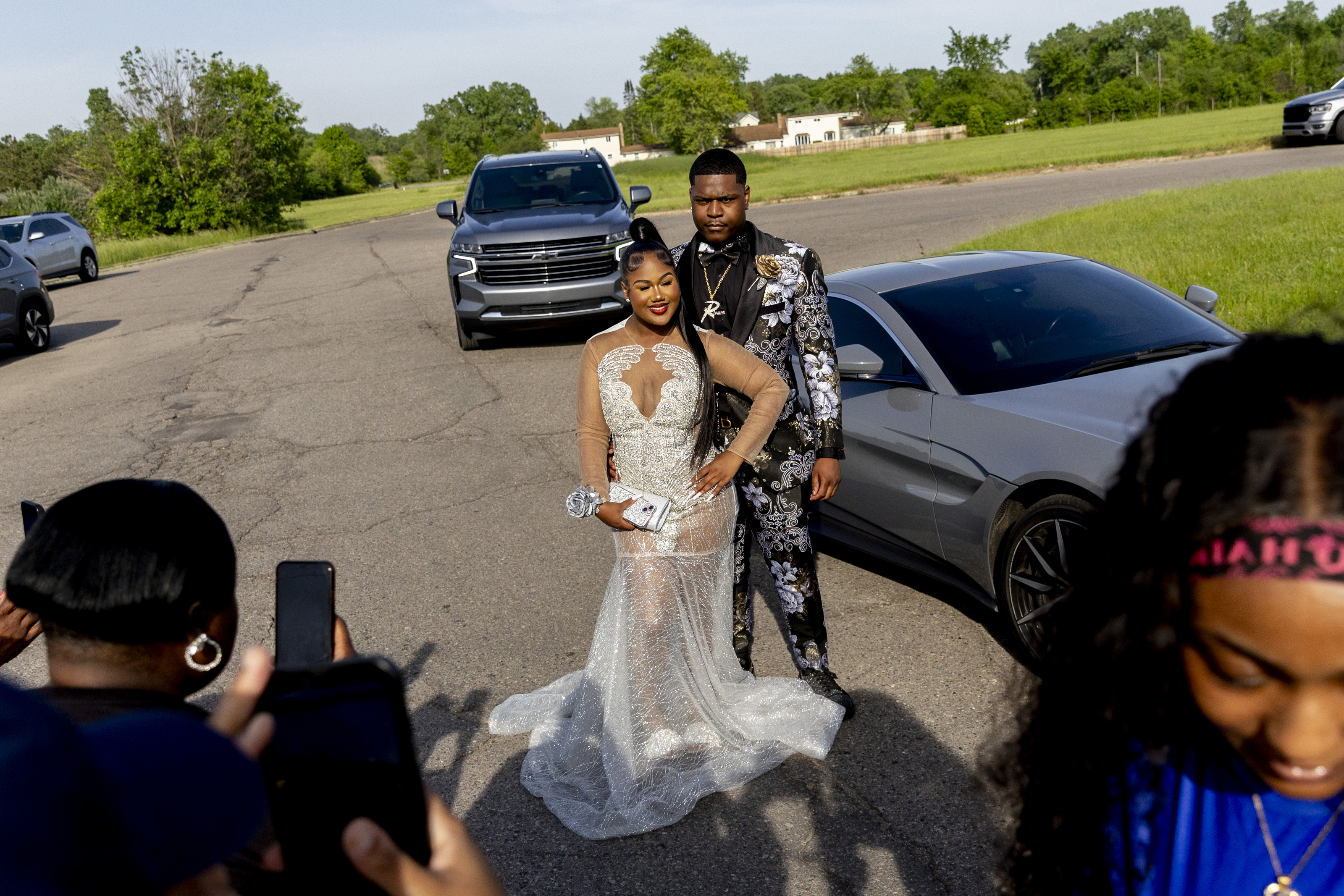 It’s a bird, it’s a plane! No, it just may be the best prom entrance in ...