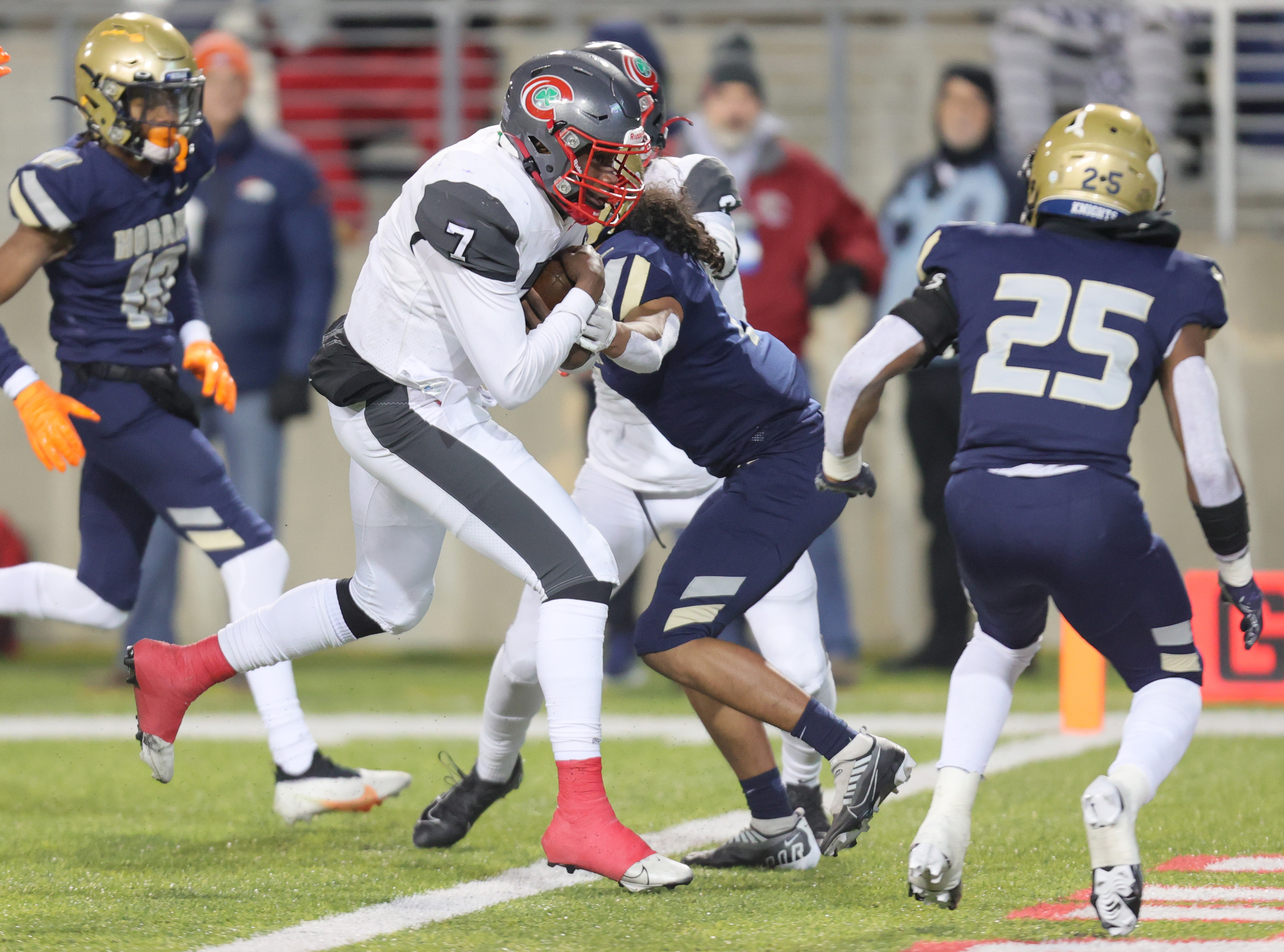 Archbishop Hoban vs. Toledo Central Catholic in their D2 high school ...