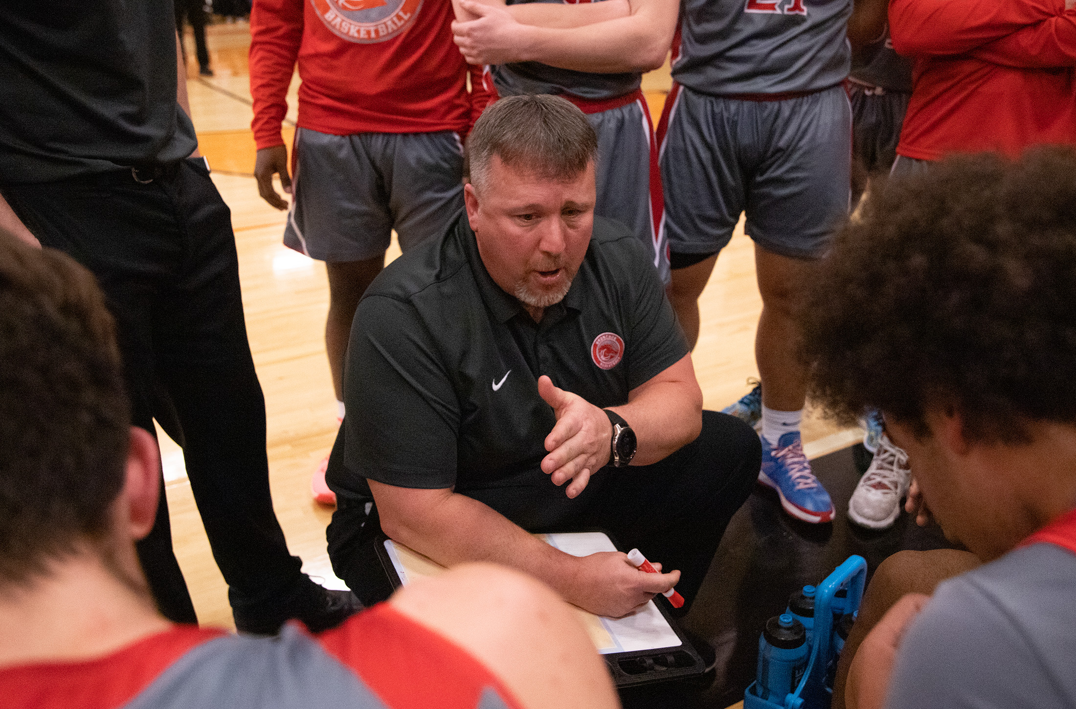 Holly defeats Fenton in Boys Basketball Metro League Championship ...