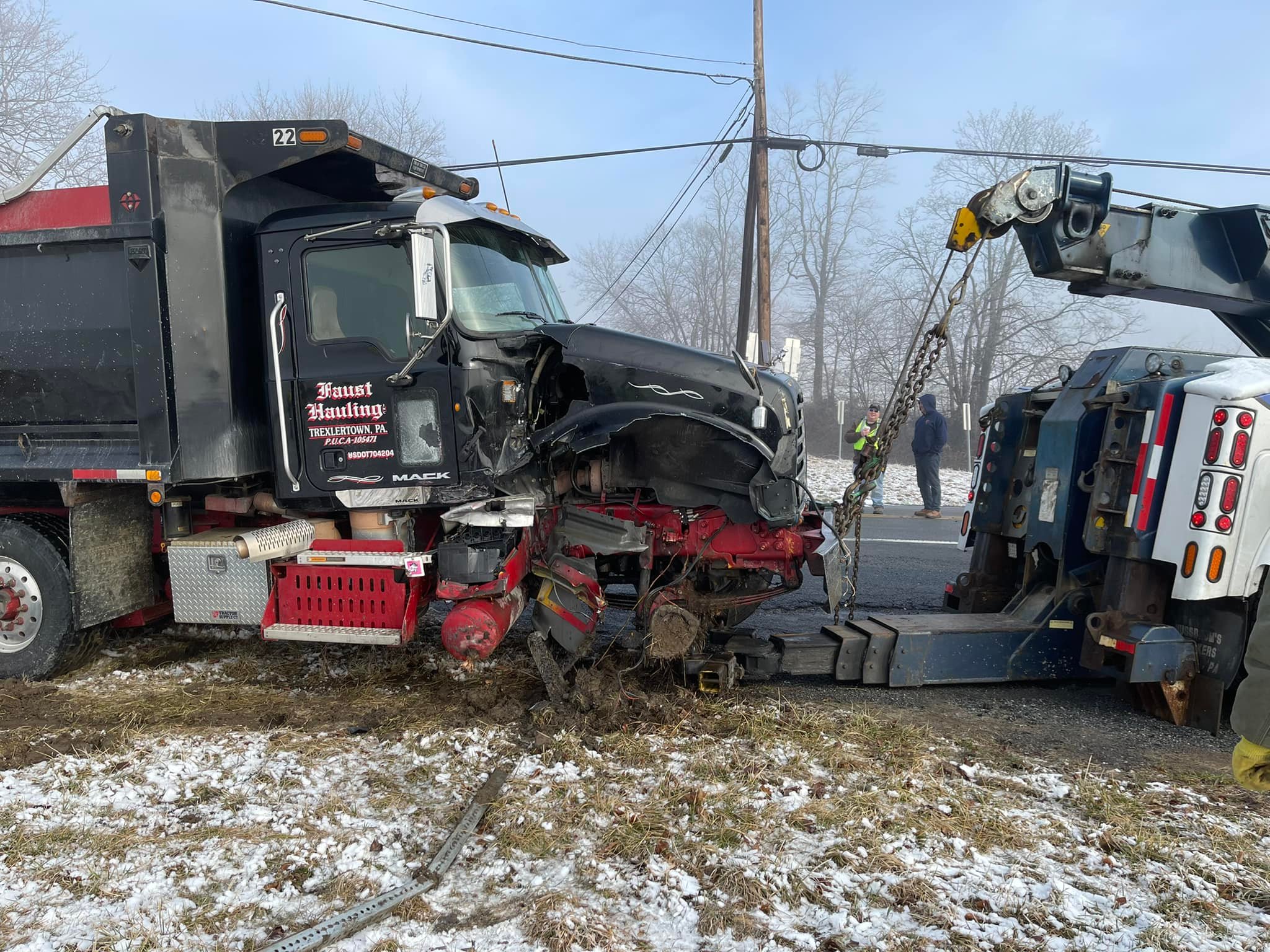 Crash involving dump truck, tractor-trailer shuts key Slate Belt intersection - lehighvalleylive.com