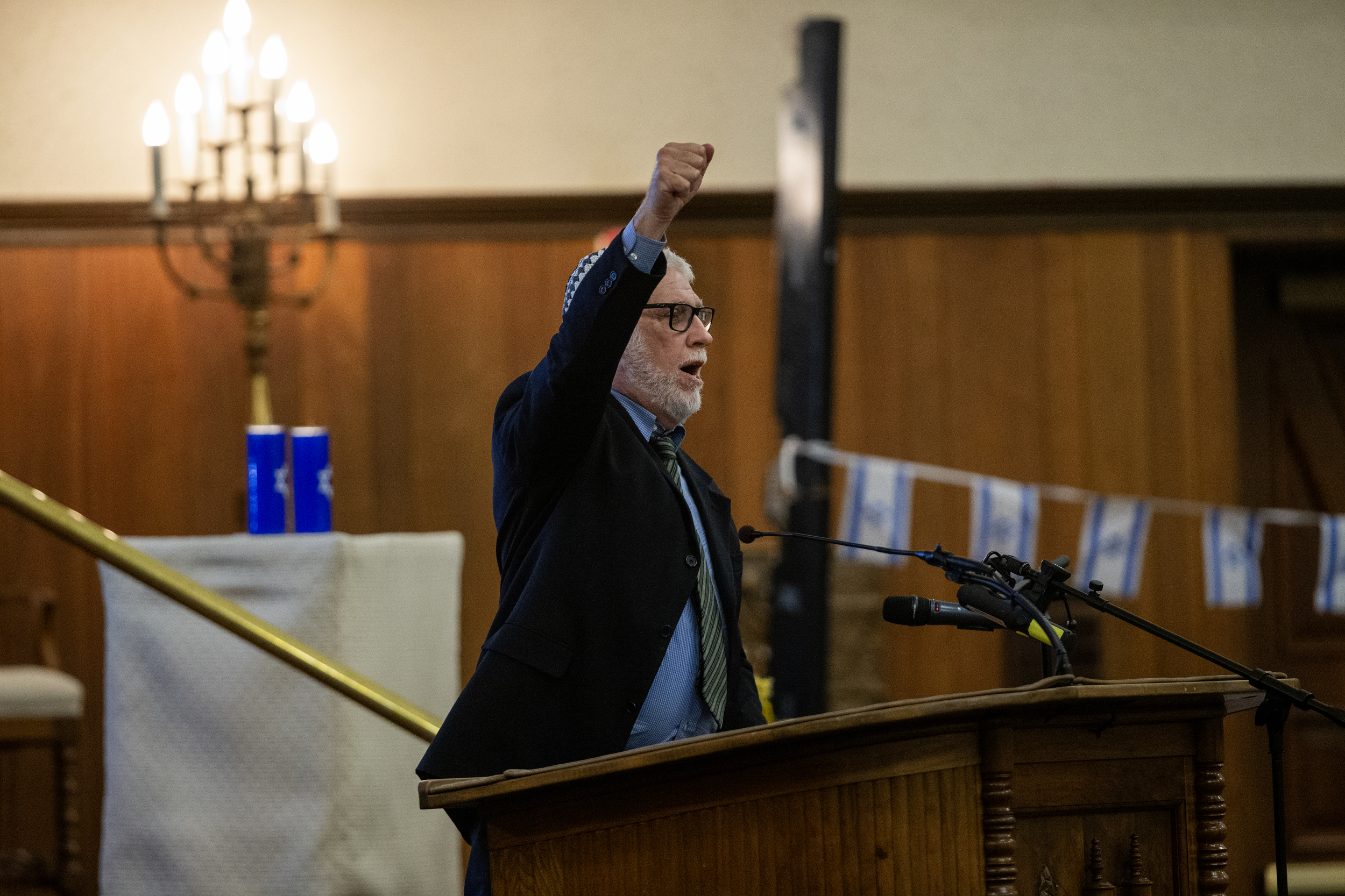 Neveh Shalom community gathering in solidarity with Israel - oregonlive.com