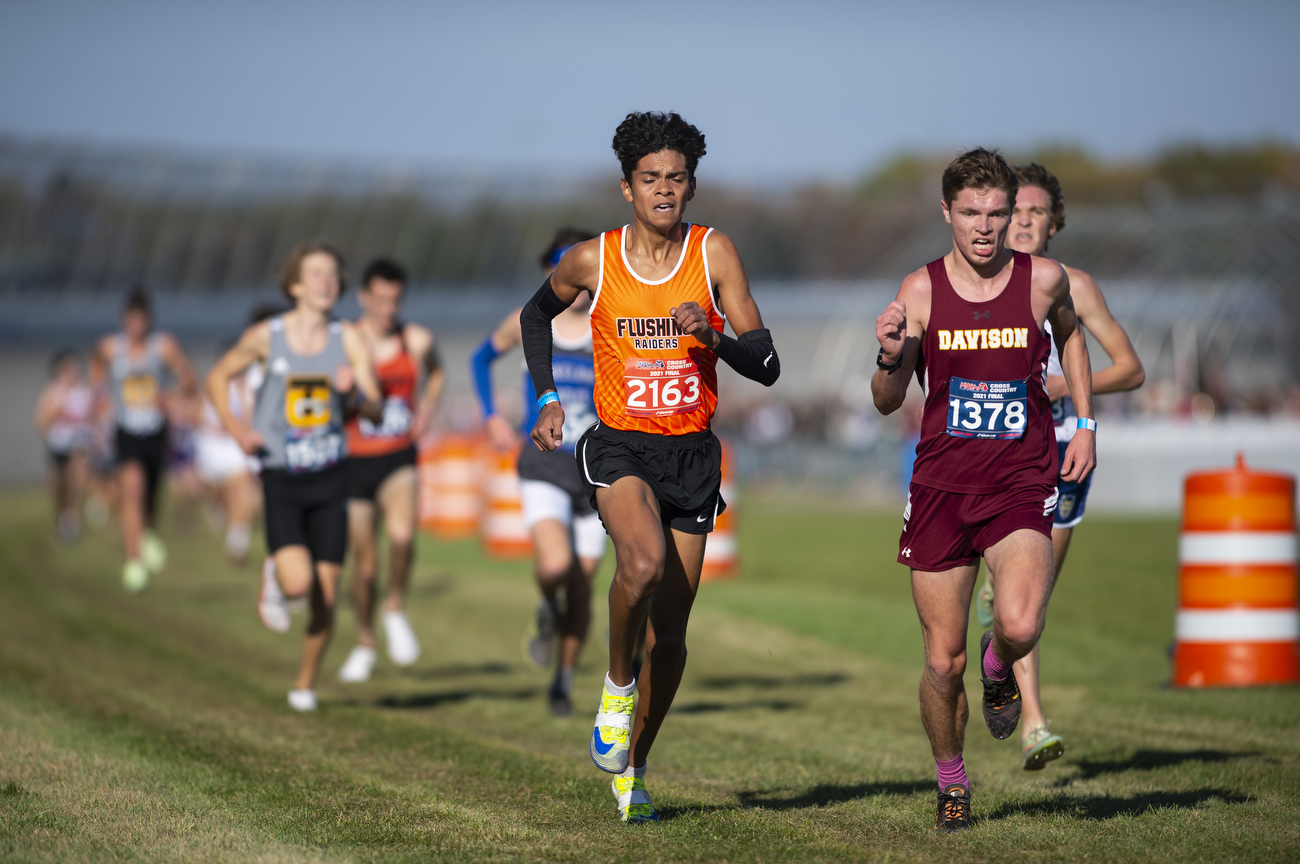 Division 1 boys race at 2021 MHSAA Cross Country championships - mlive.com