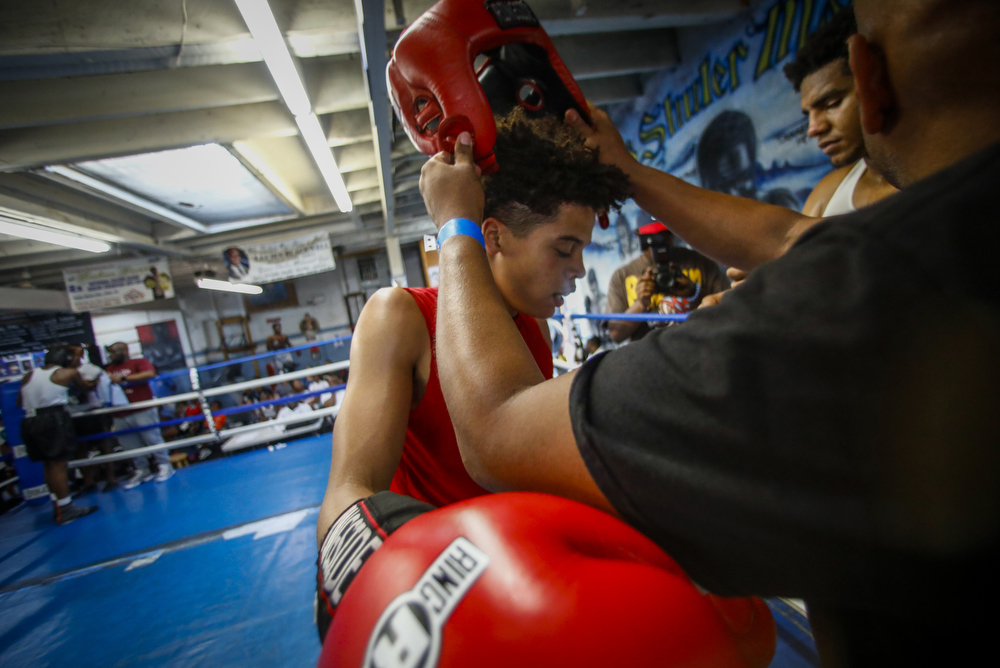 Julian Lopez chooses the boxing ring over the streets ...