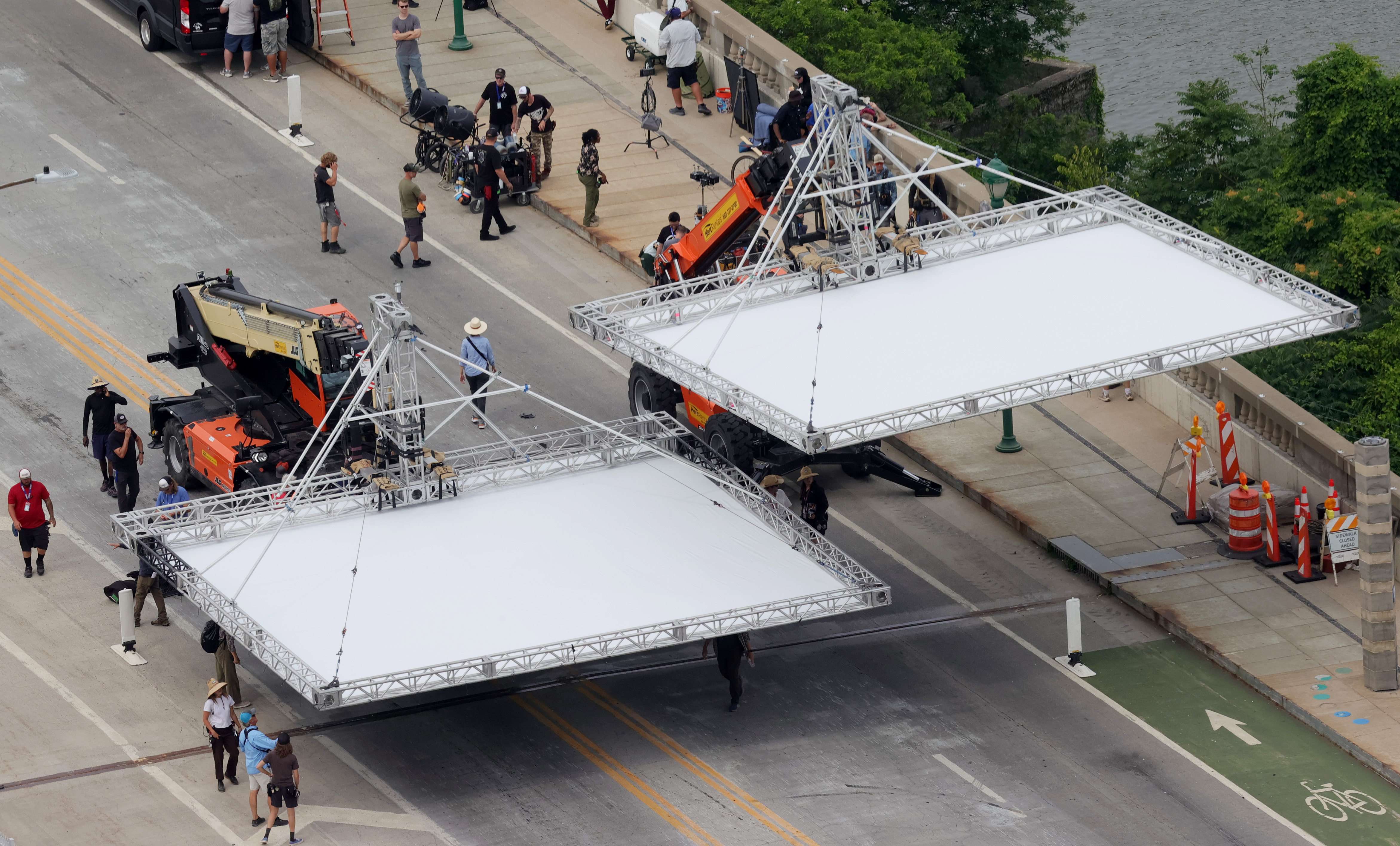 Superman movie continues filming on Detroit-Superior Bridge, July 9 ...