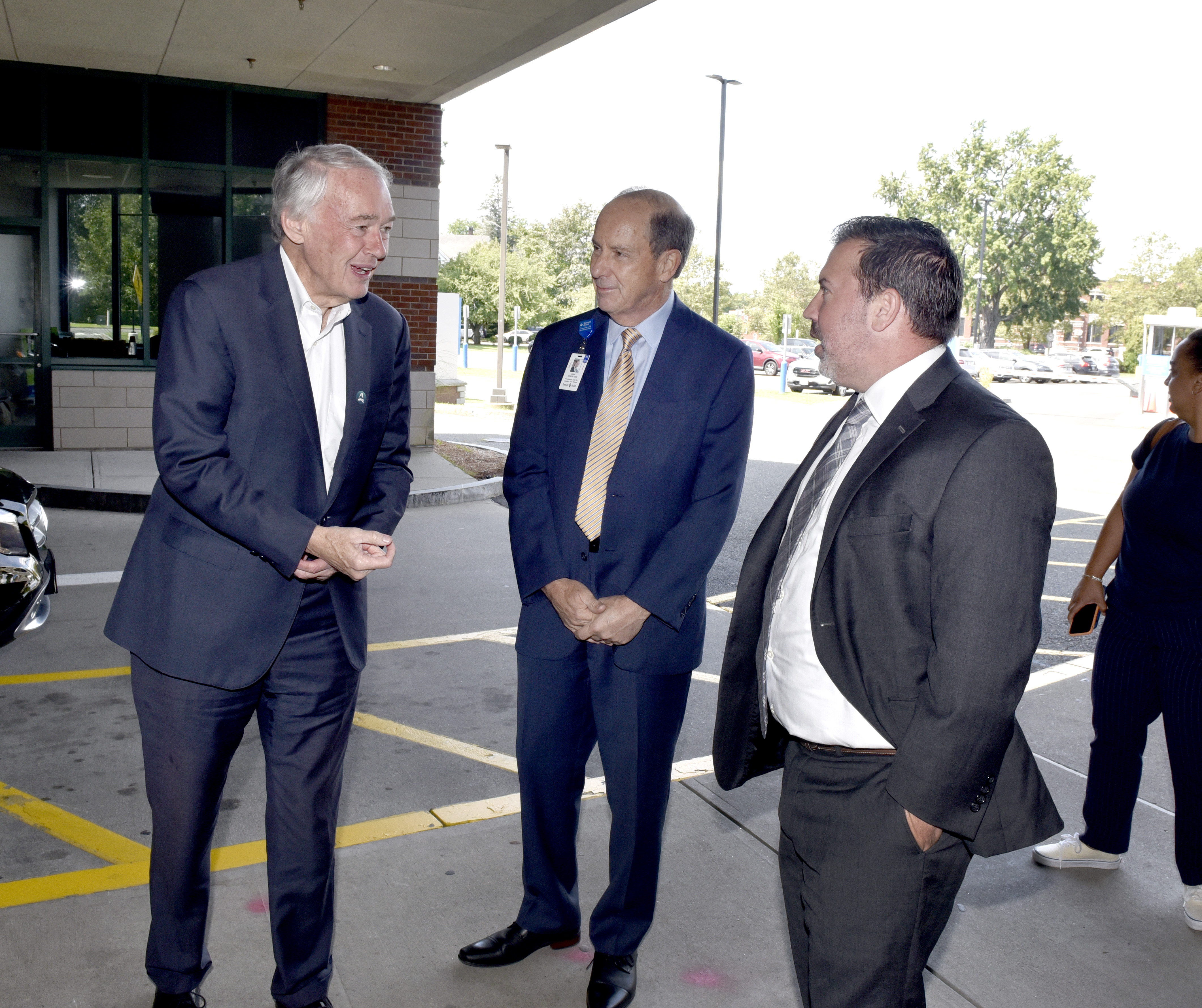 Sen. Edward Markey visits Baystate Med Center in Springfield to talk ...