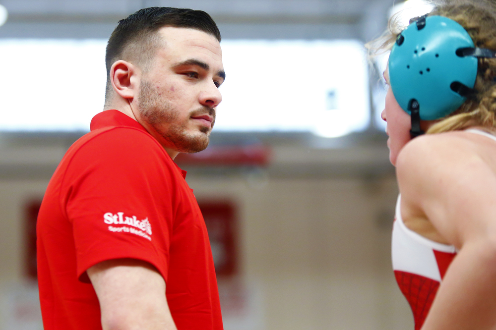 Easton girls wrestling hosts 2022 Lady Rover Invitational ...